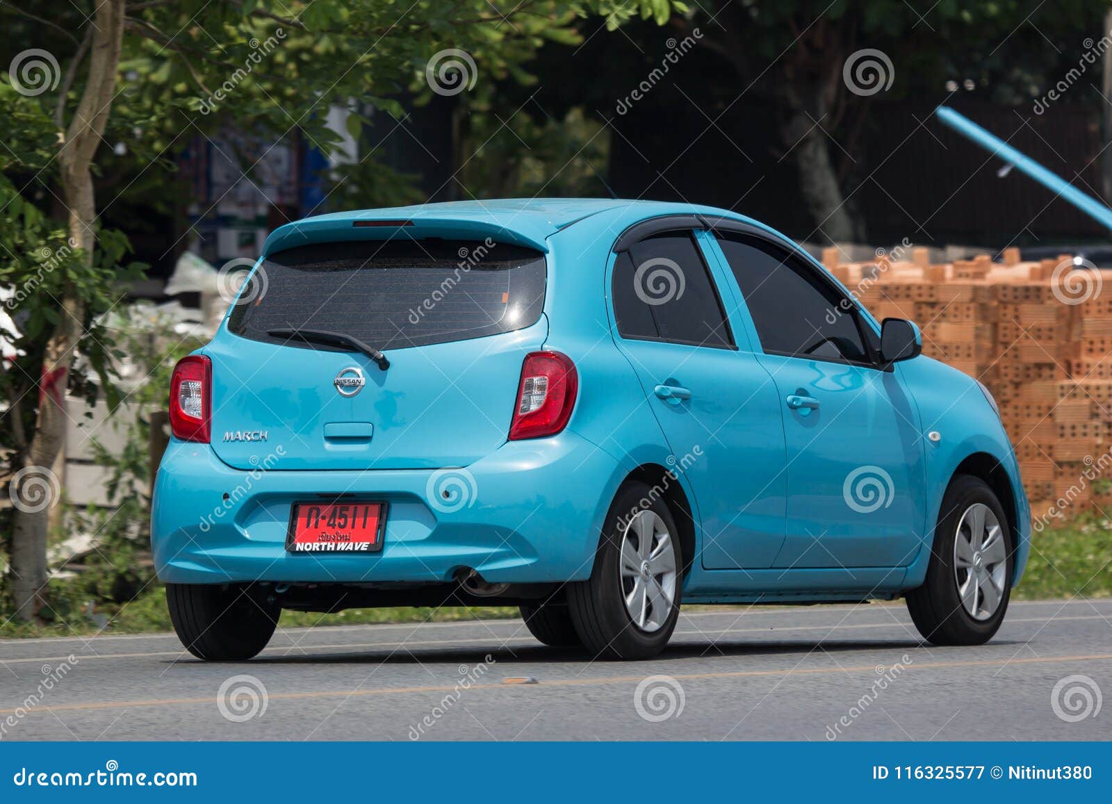 Coche Privado Nissan March De Eco Fotografía editorial - Imagen de ...