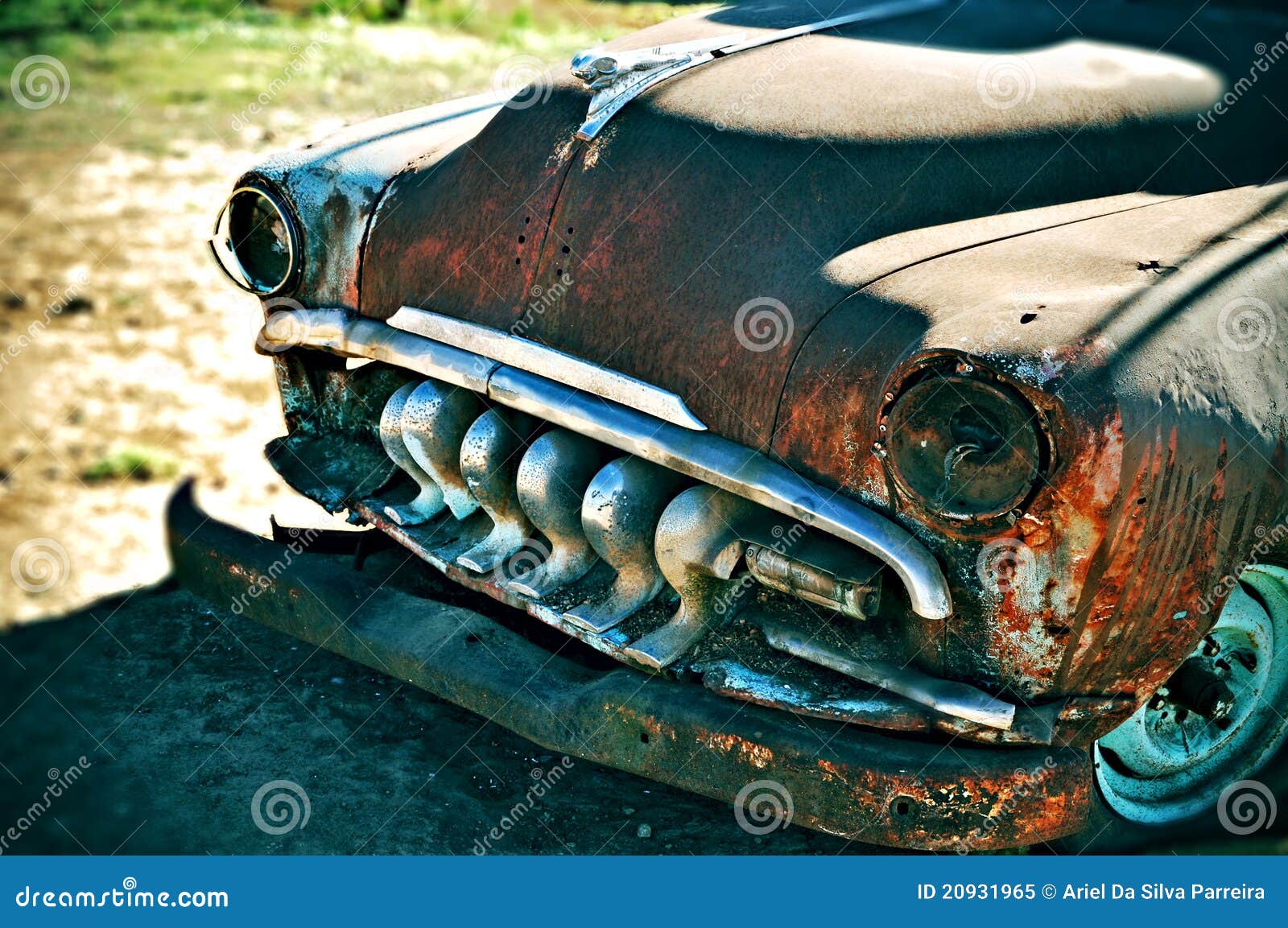 Coche viejo oxidado imagen de archivo. Imagen de textura - 20931965