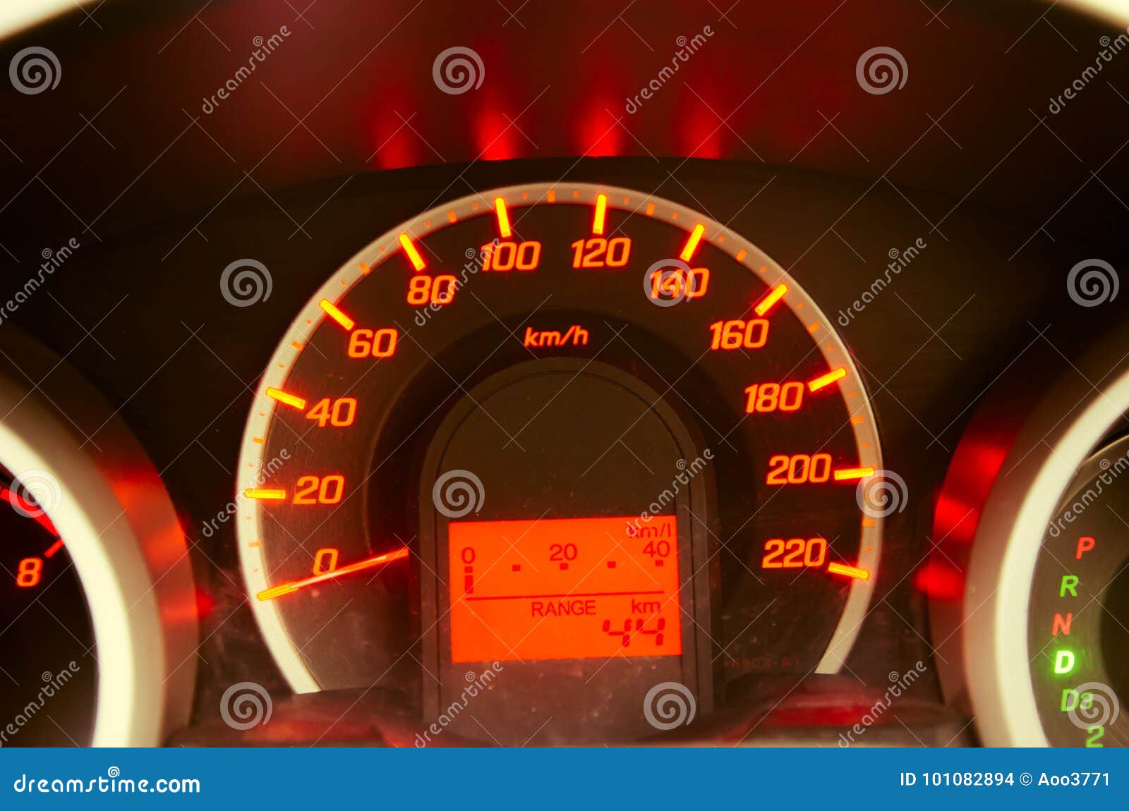 Coches del kilometraje foto de archivo. Imagen de raza - 101082894