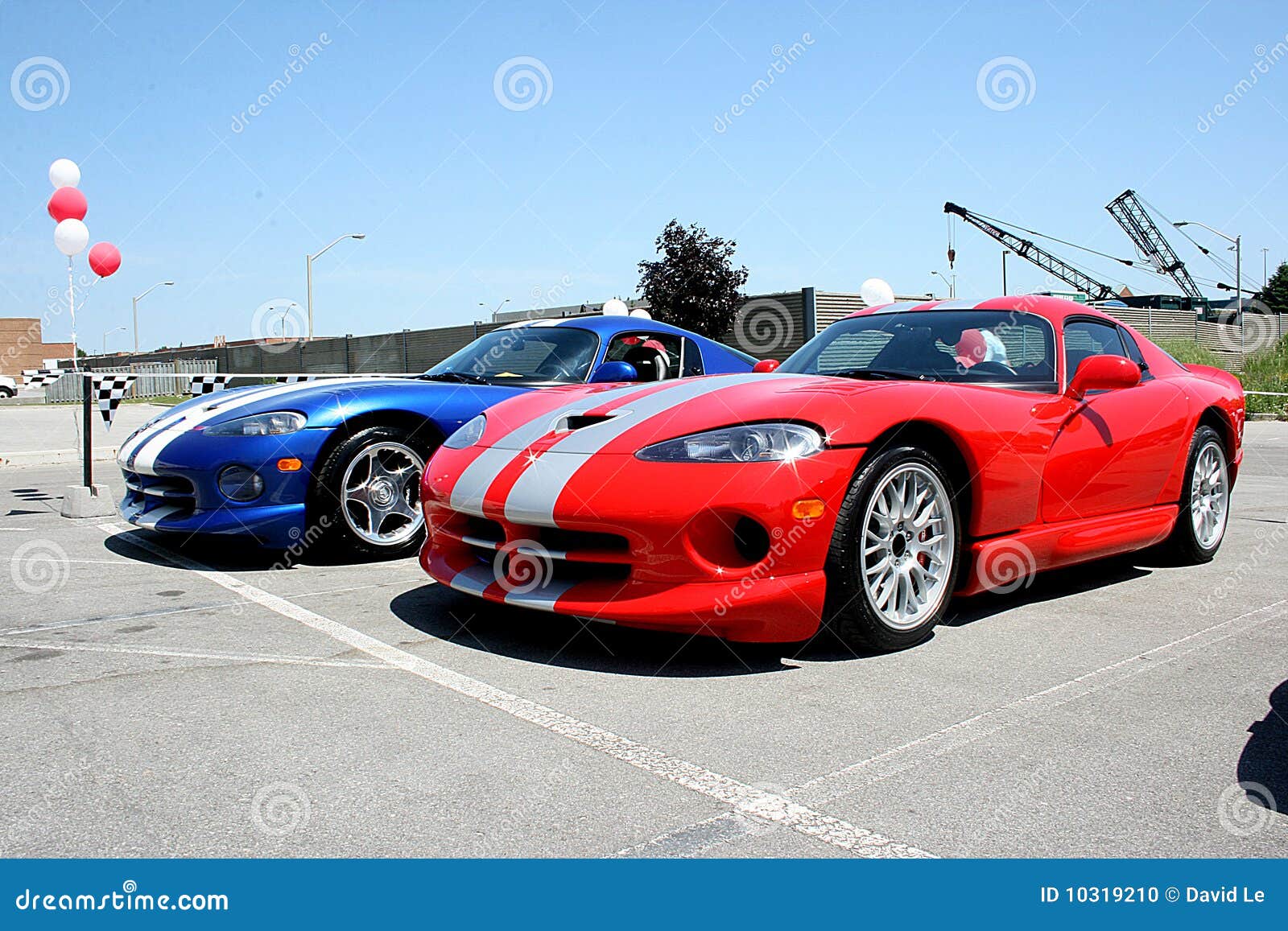 Coches Deportivos Rojos Y Azules Foto de archivo - Imagen de raza ...