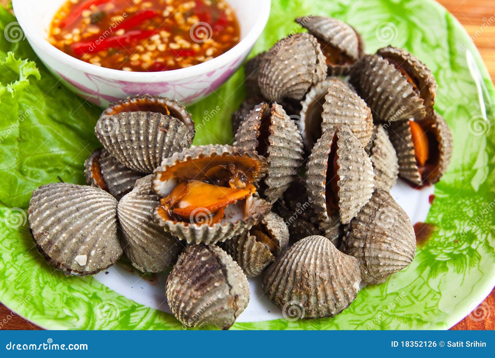 Cockles grill stock photo. Image of marine, pattern, burn - 18352126