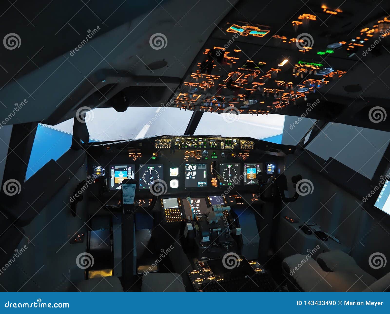 Cockpit of a Boeing 737 Airplane Editorial Image - Image of male ...