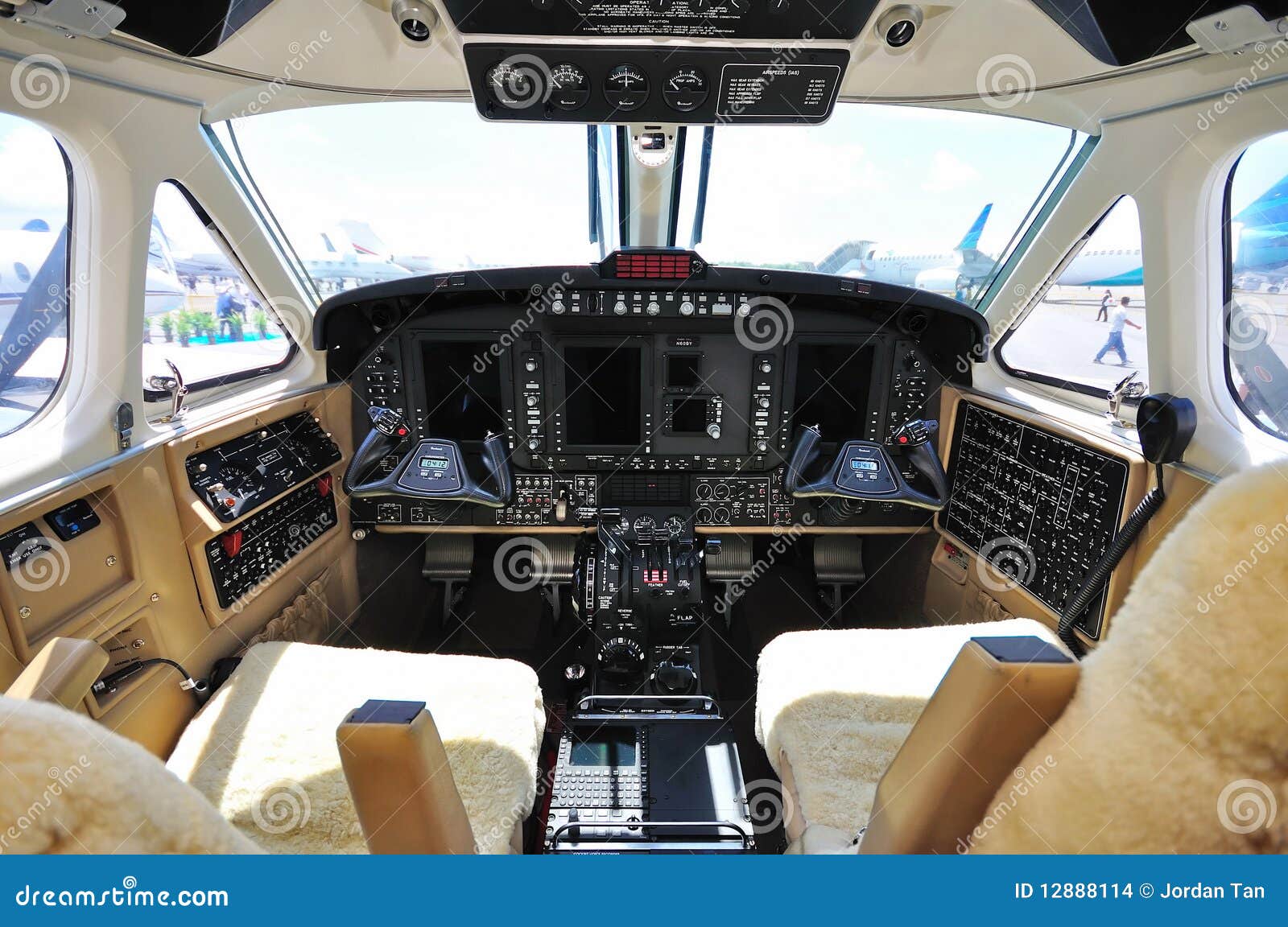 King Air Cockpit Photos - Free & Royalty-Free Stock Photos from Dreamstime
