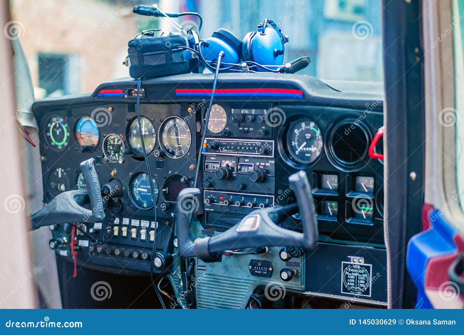 Cockpit of a Small Aircraft Stock Image - Image of flaps, engine: 145030629