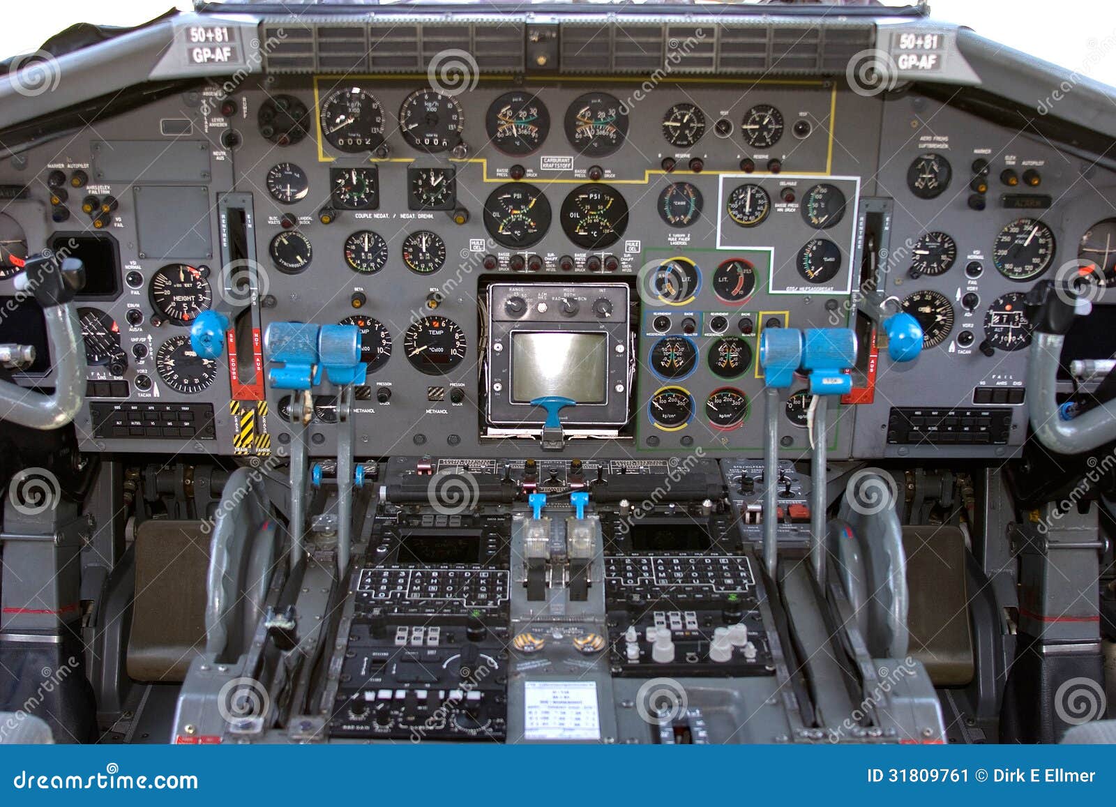 Cockpit Transall C-160 editorial photo. Image of unit - 31809761