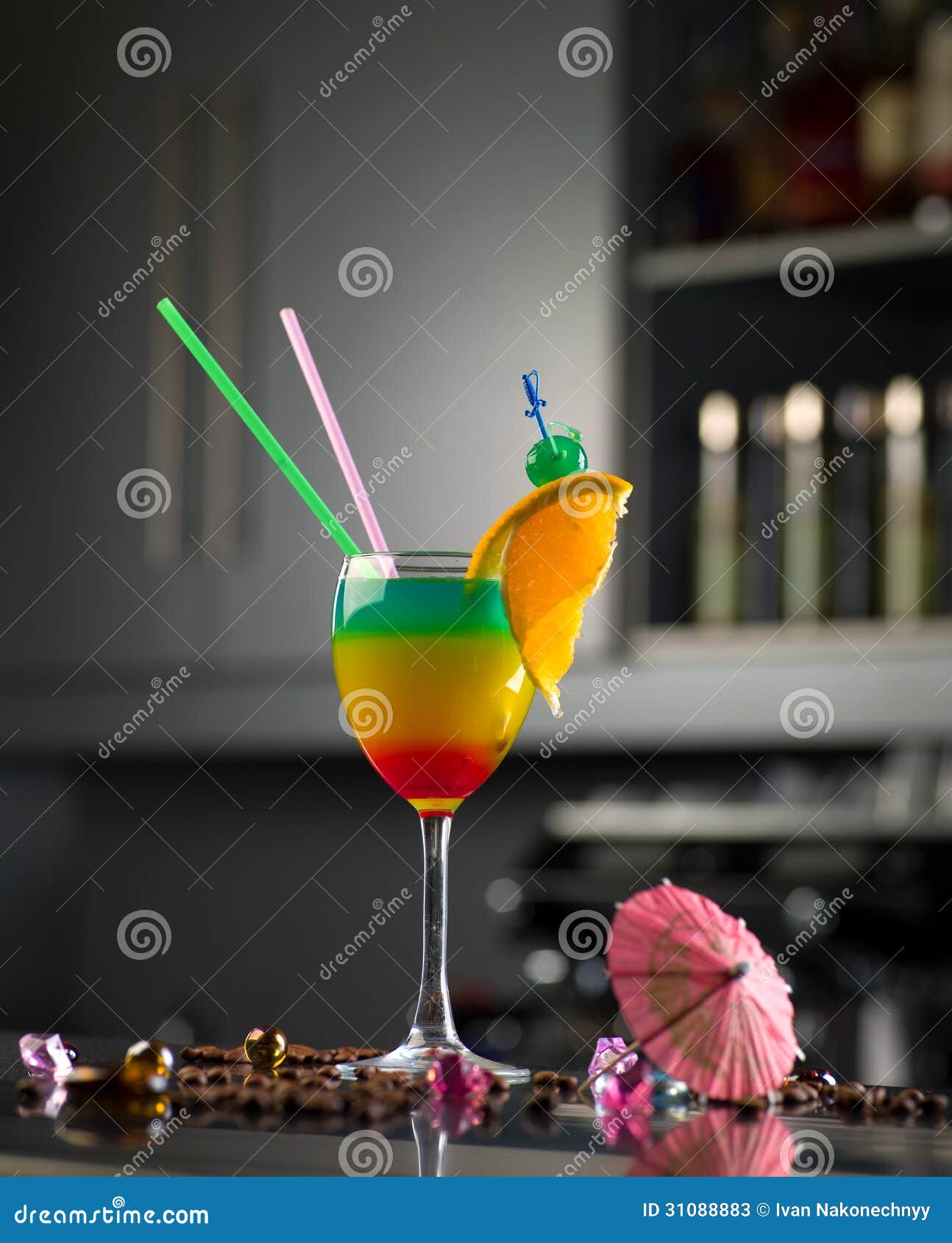 Cocktail stock afbeelding. Image of moeilijk, drank, niemand - 31088883