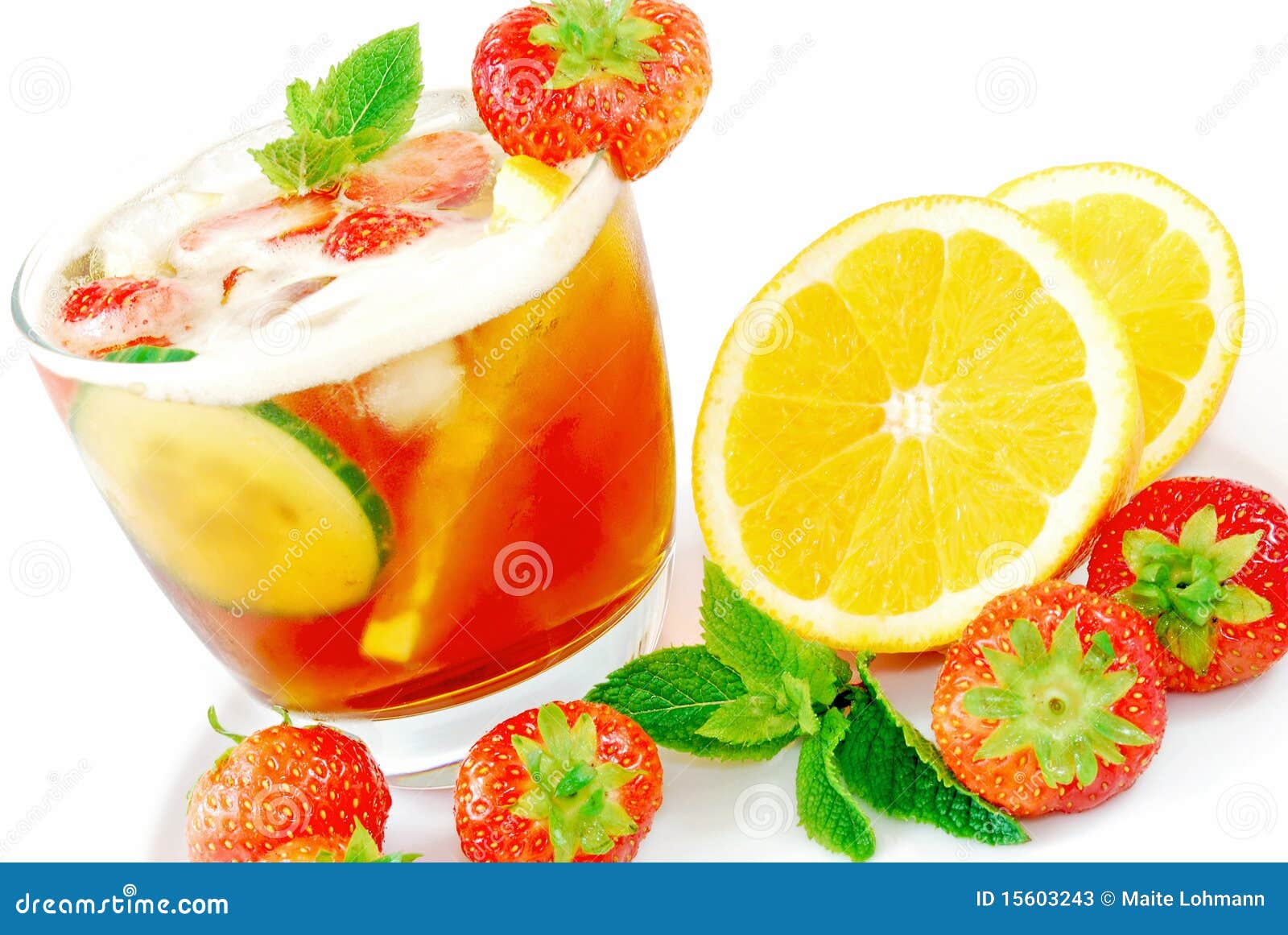 Cocktail Al Gusto Di Frutta Immagine Stock - Immagine di cocktail ...