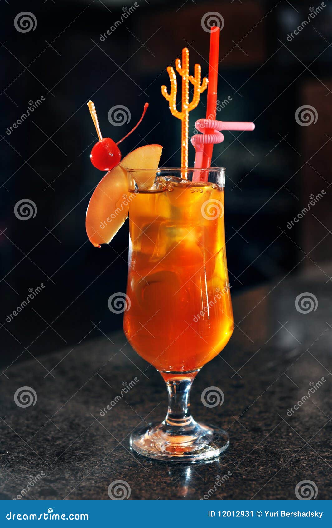 Cocktail on bar stock image. Image of life, close, copyspace - 12012931