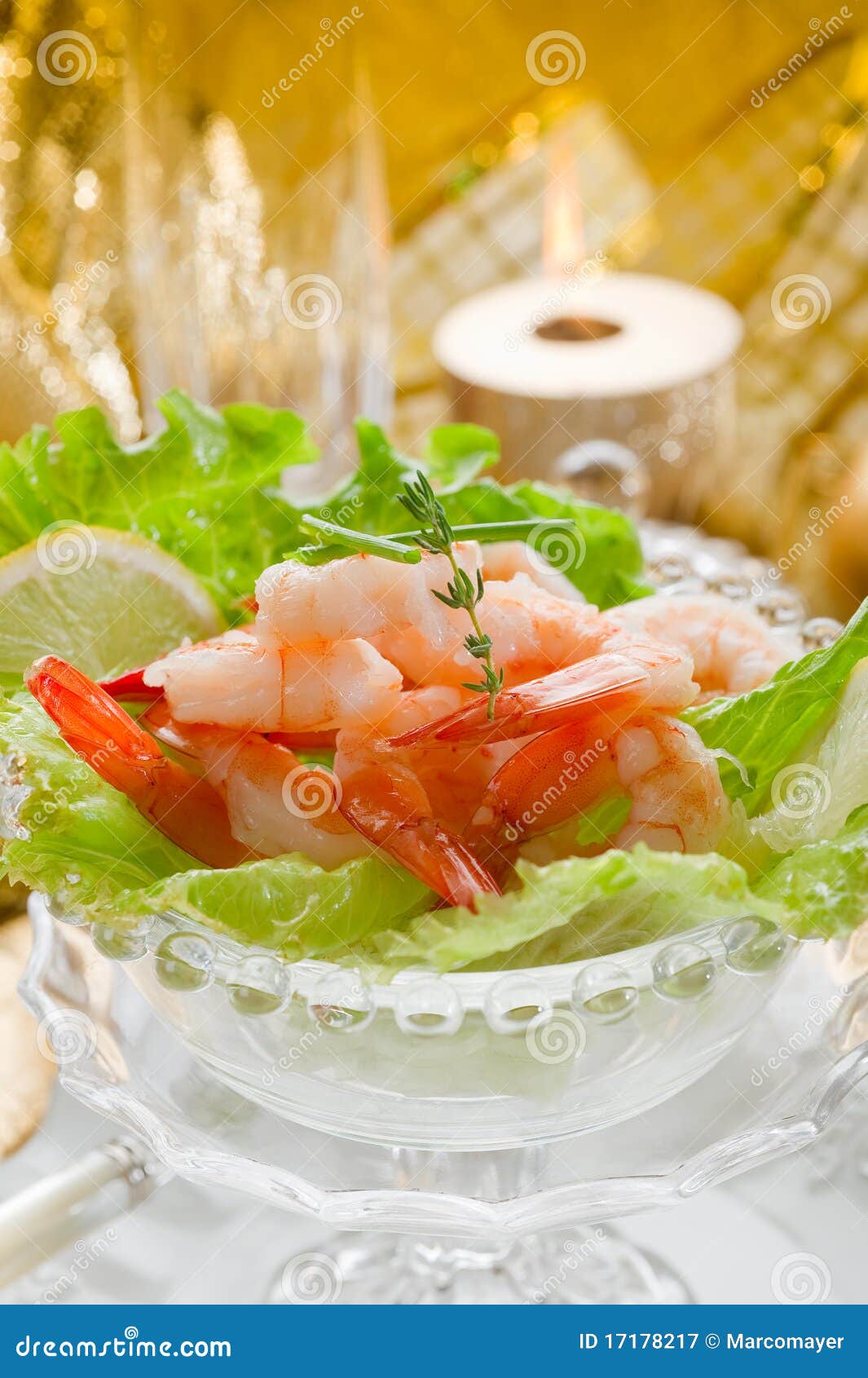 Cocktail de crevette image stock. Image du noël, apéritif - 17178217