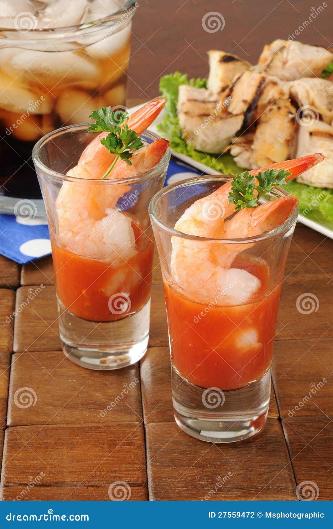 Cocktail de crevette photo stock. Image du apéritif, glace - 27559472