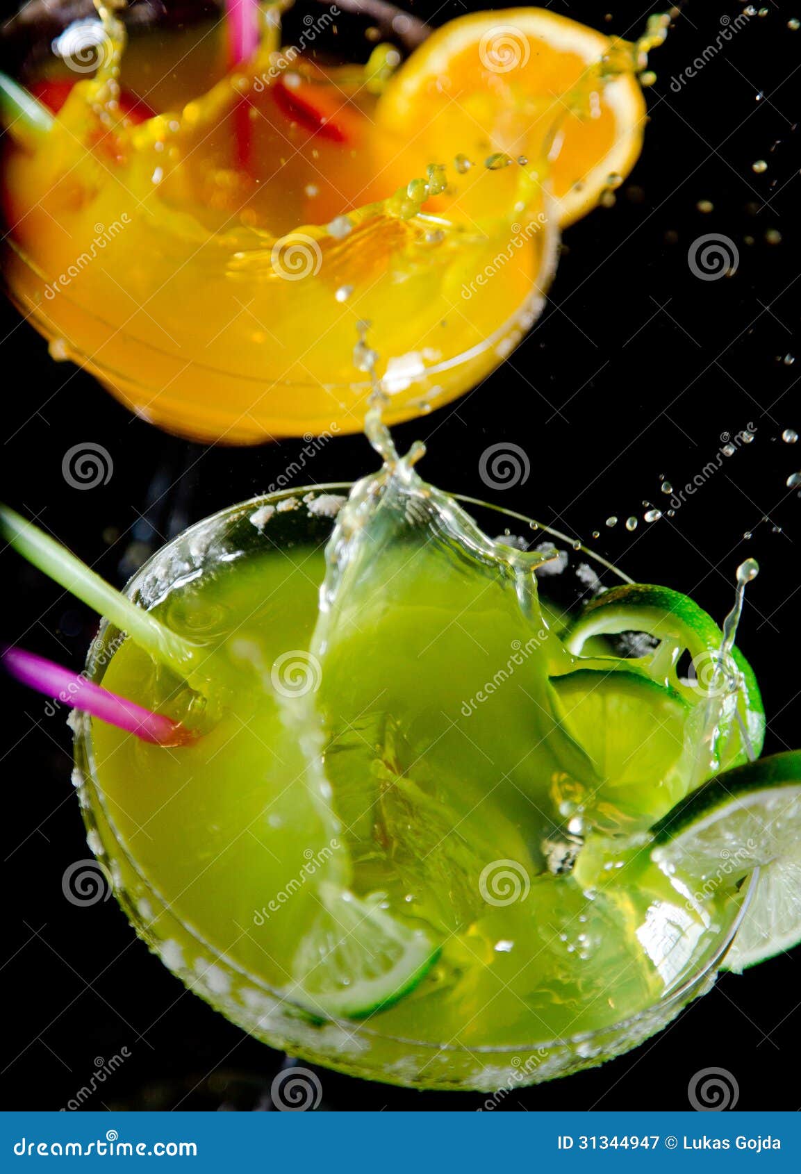 Cocktail de fruto imagem de stock. Imagem de gelo, amora - 31344947