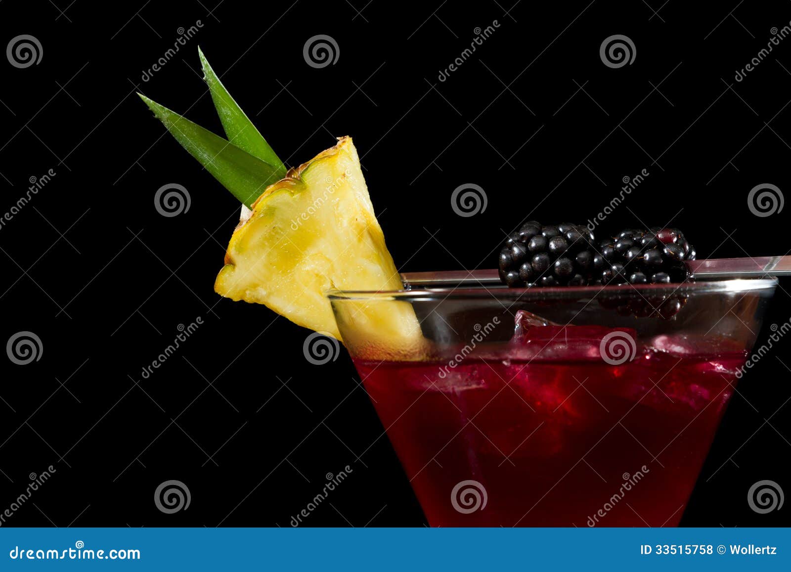 Cocktail de fruto fresco foto de stock. Imagem de tropical - 33515758