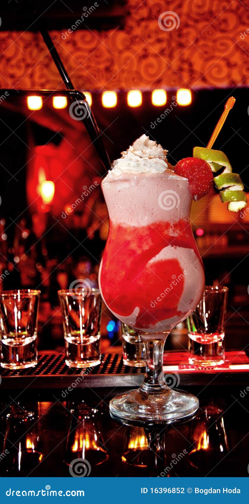 Cocktail della fragola fotografia stock. Immagine di frutta - 16396852