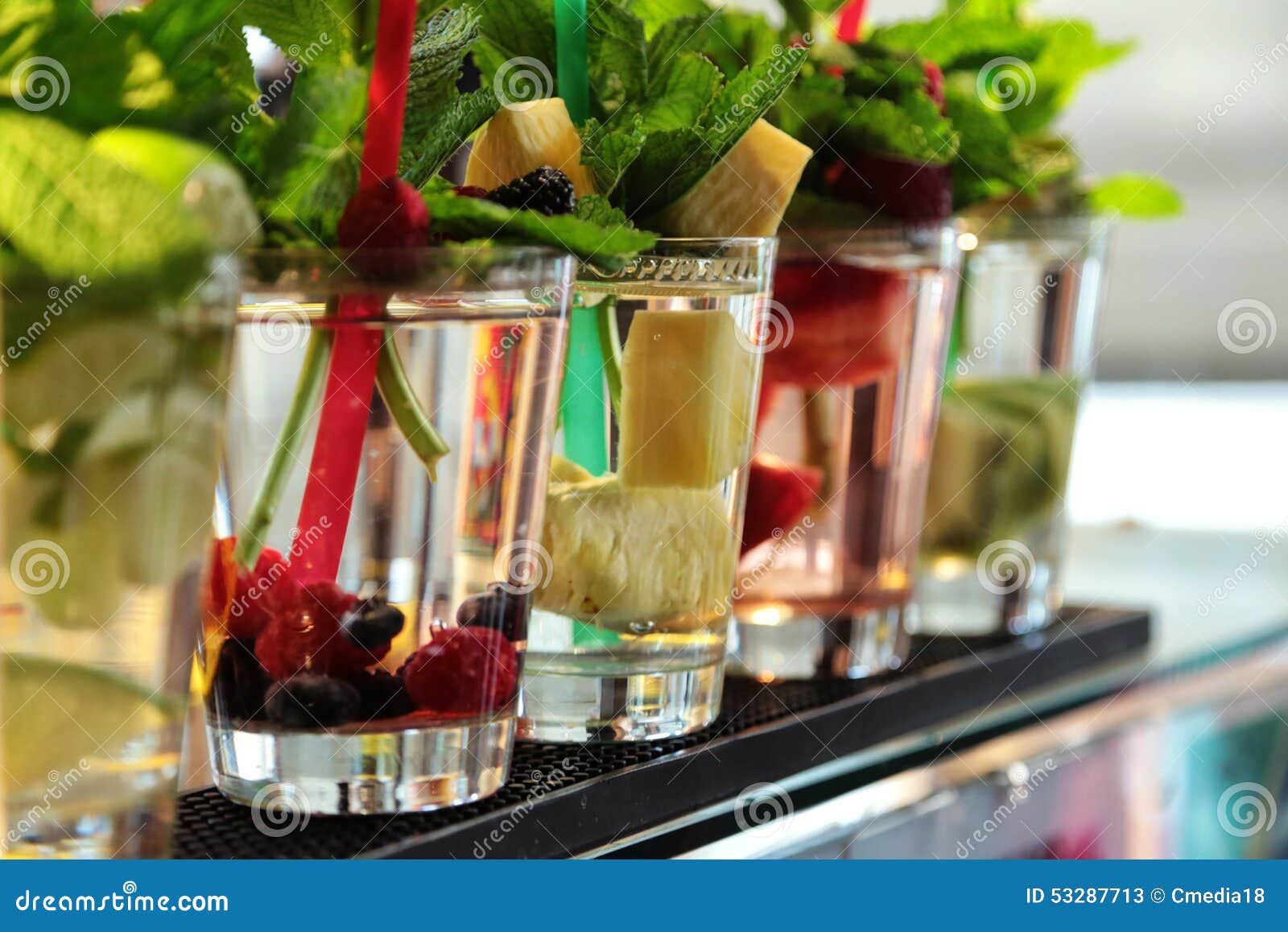 Cocktail Della Frutta Fresca Immagine Stock - Immagine di ...