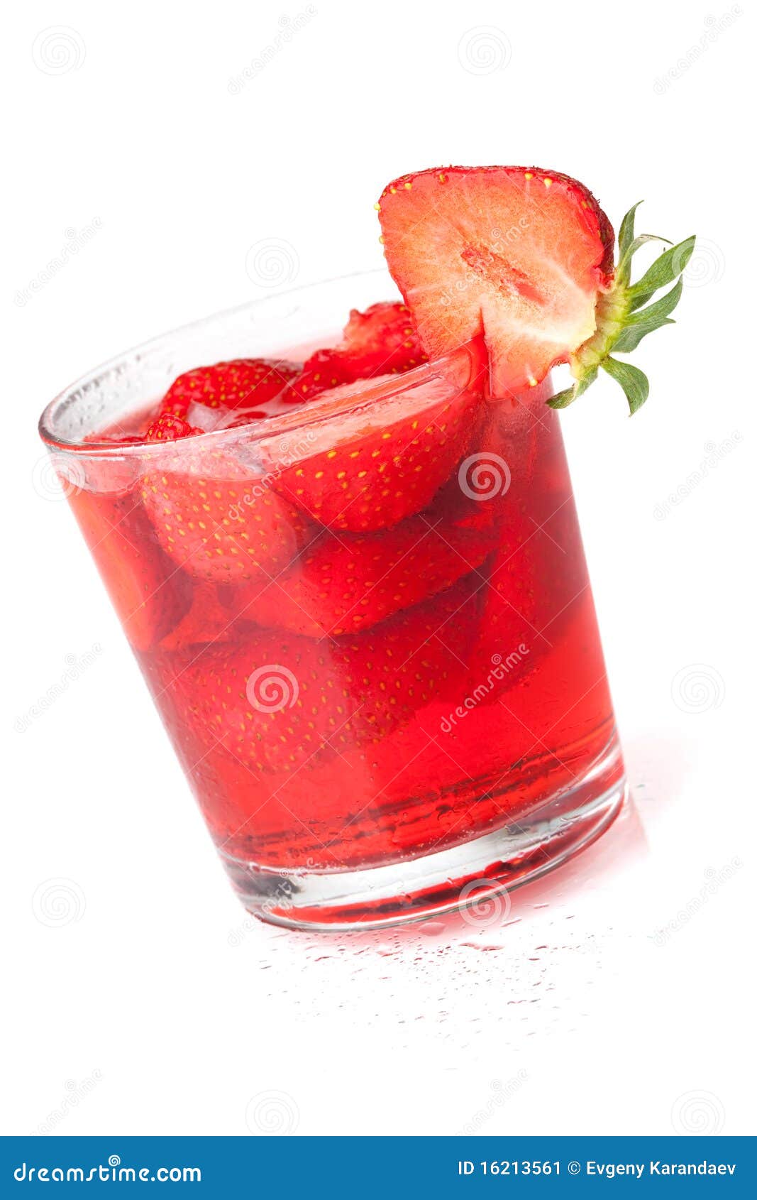 Cocktail Della Vodka Della Fragola Immagine Stock - Immagine di liquore ...