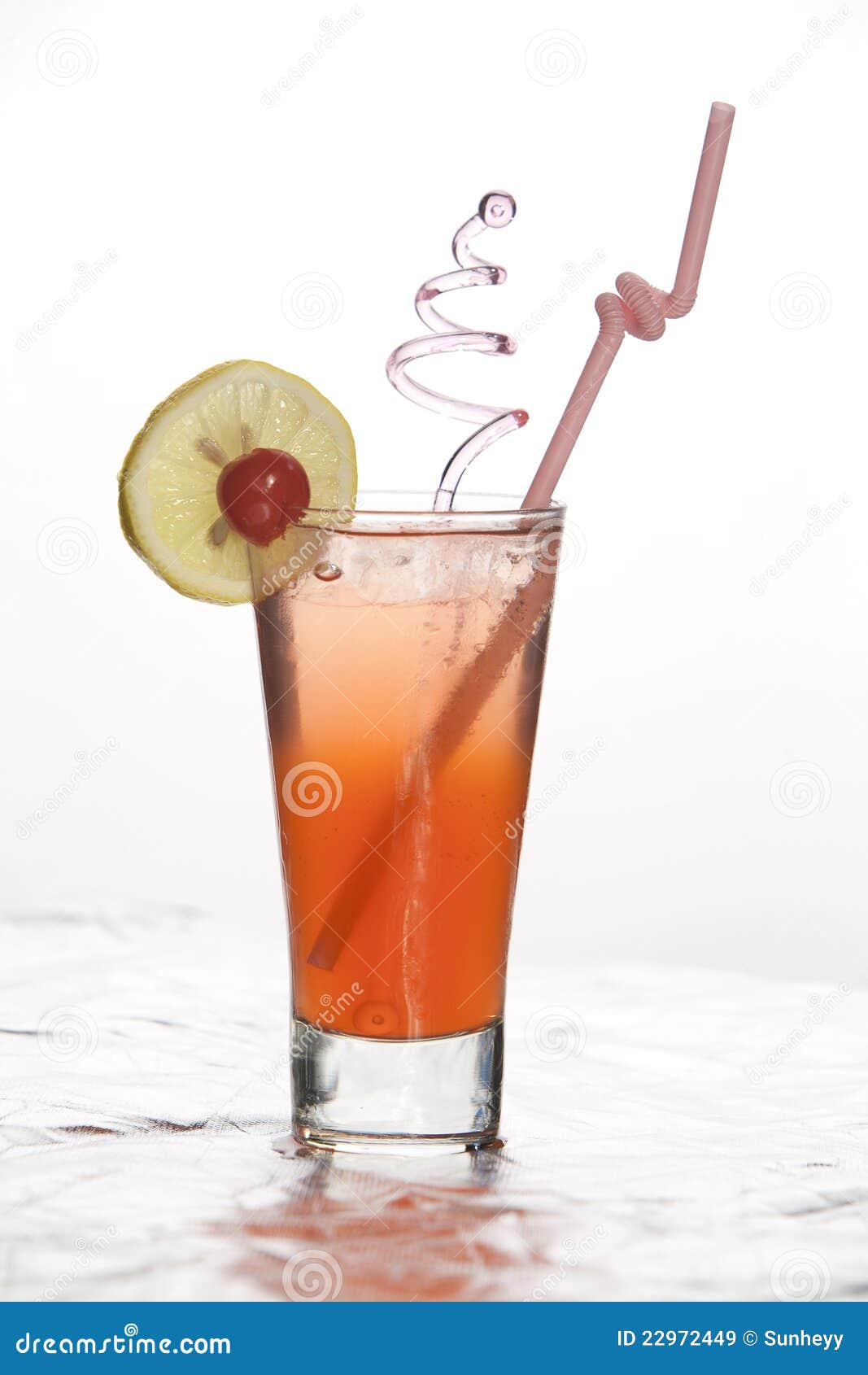 Cocktail fresco da bebida imagem de stock. Imagem de gosto - 22972449