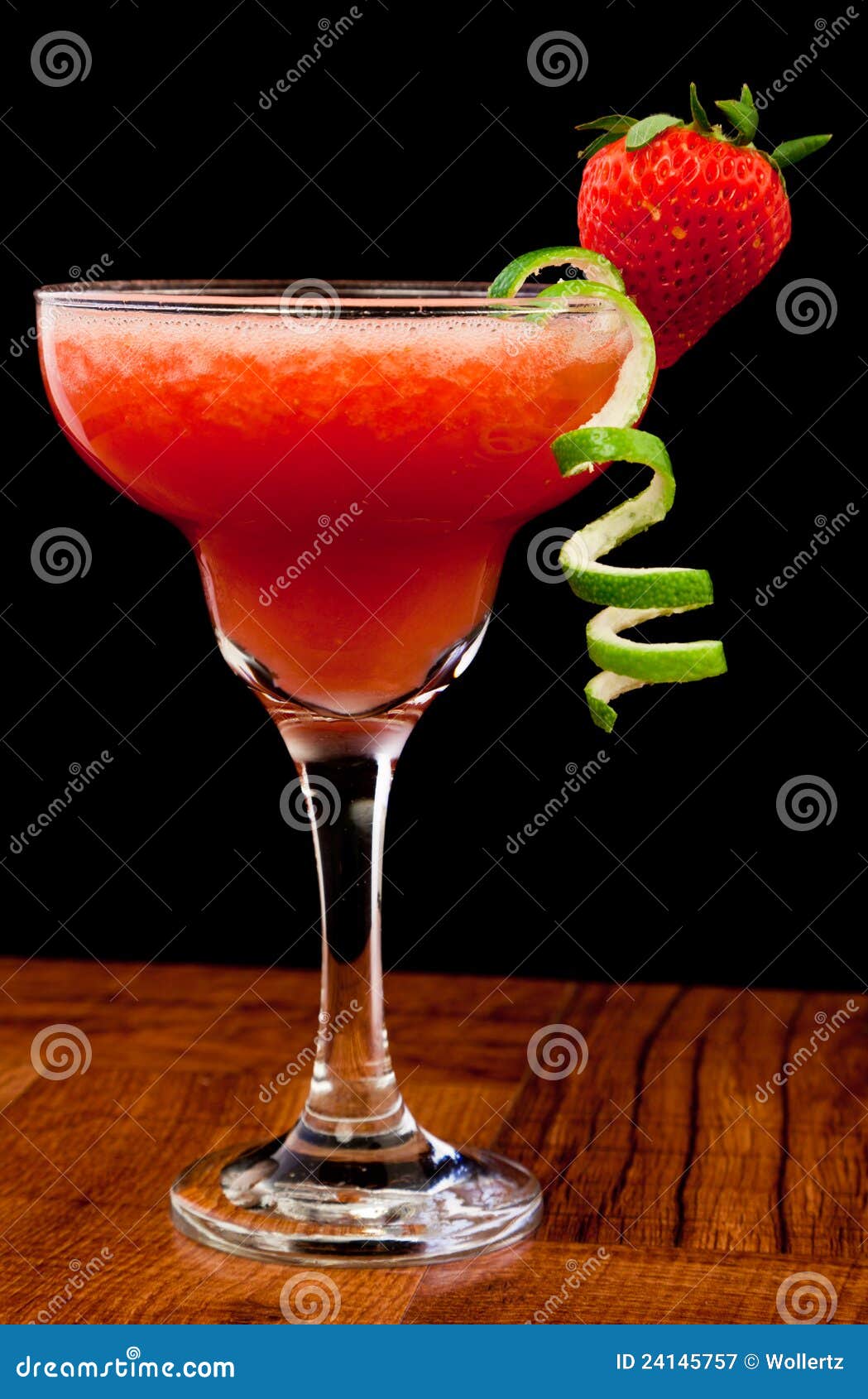 Cocktail Fresco Della Fragola Immagine Stock - Immagine di barra ...