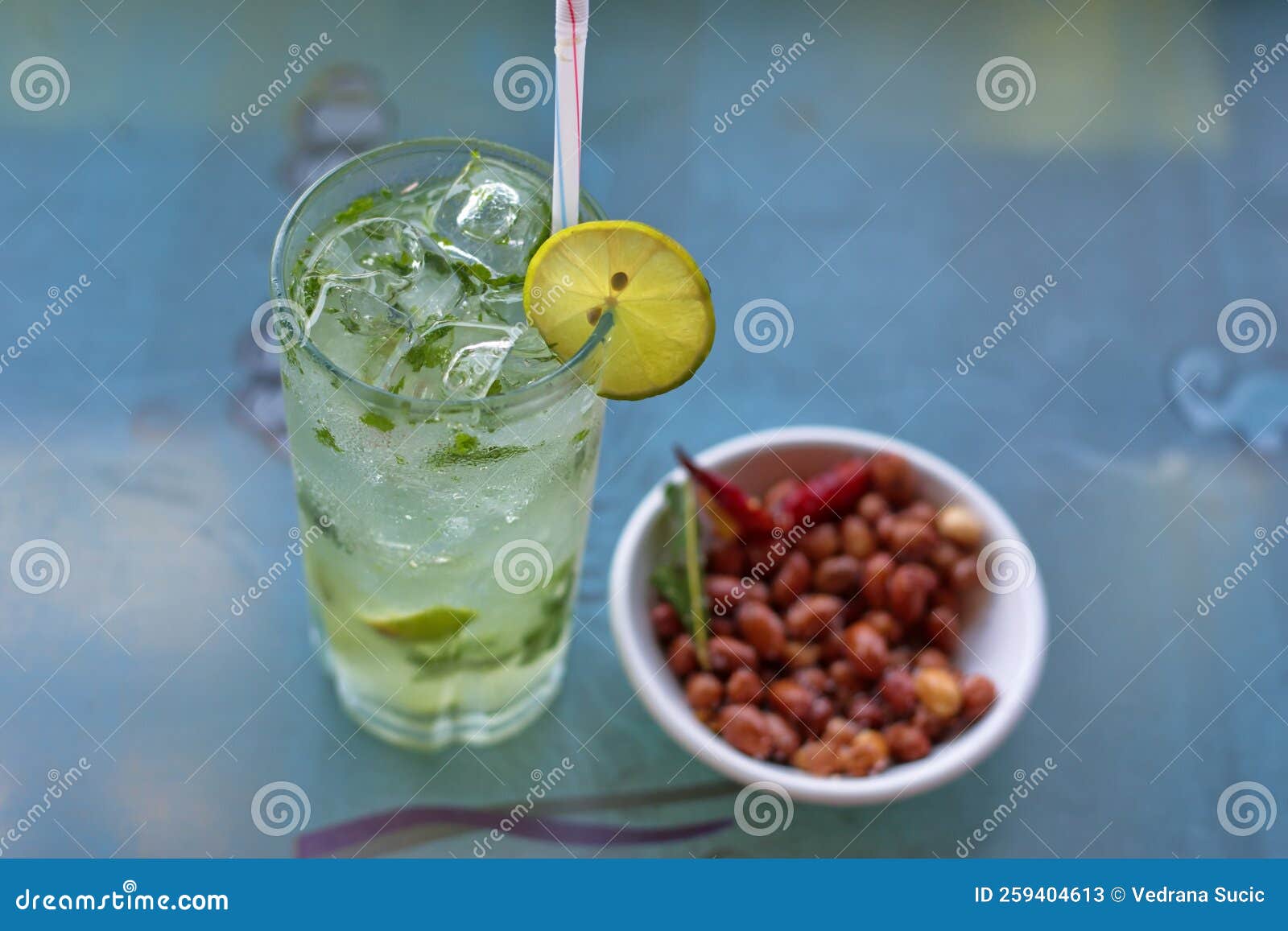 Cocktail and peanut stock image. Image of cold, fresh - 259404613