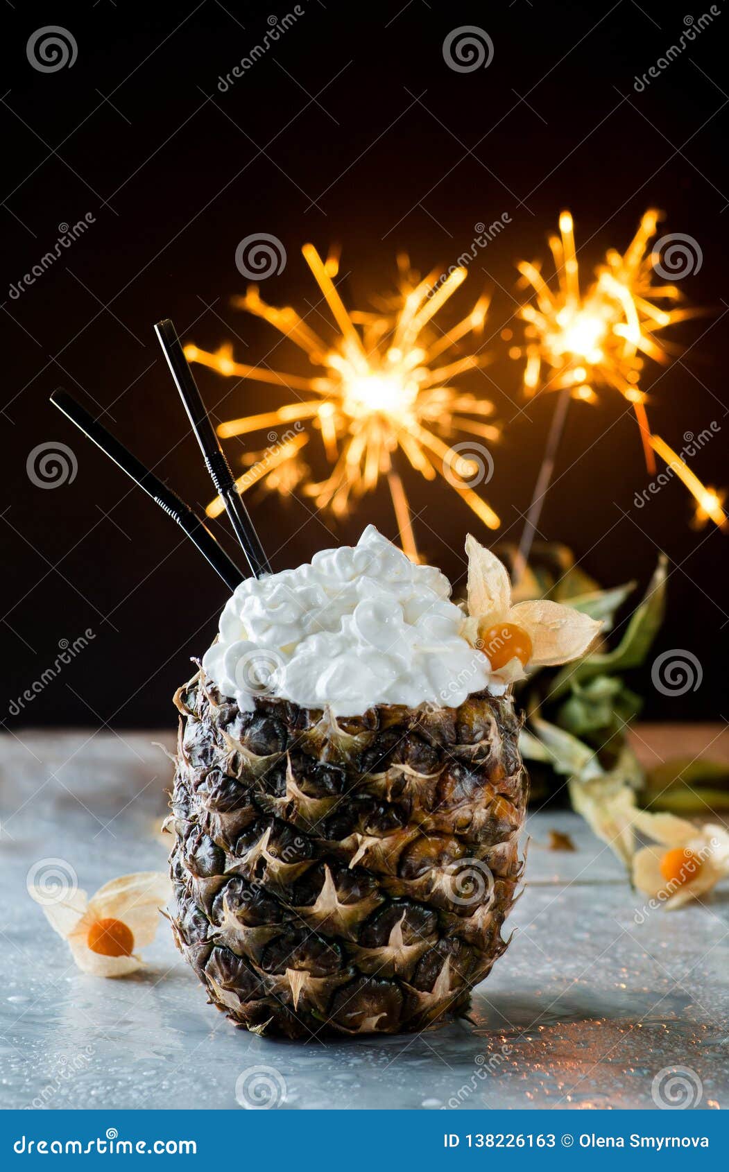 Cocktail in pineapple stock image. Image of beverage - 138226163
