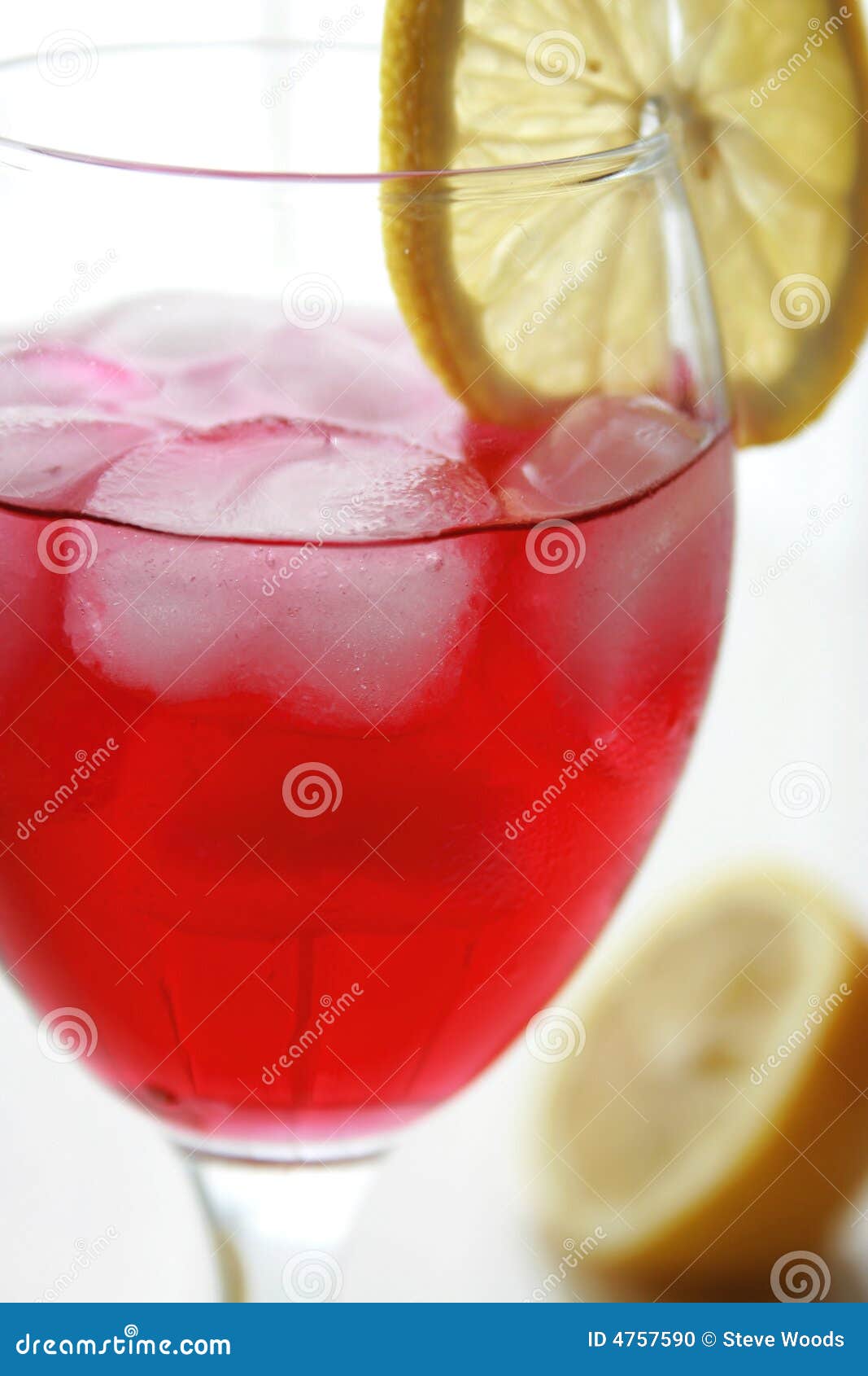 Cocktail Rouge Image. Image: 4757590
