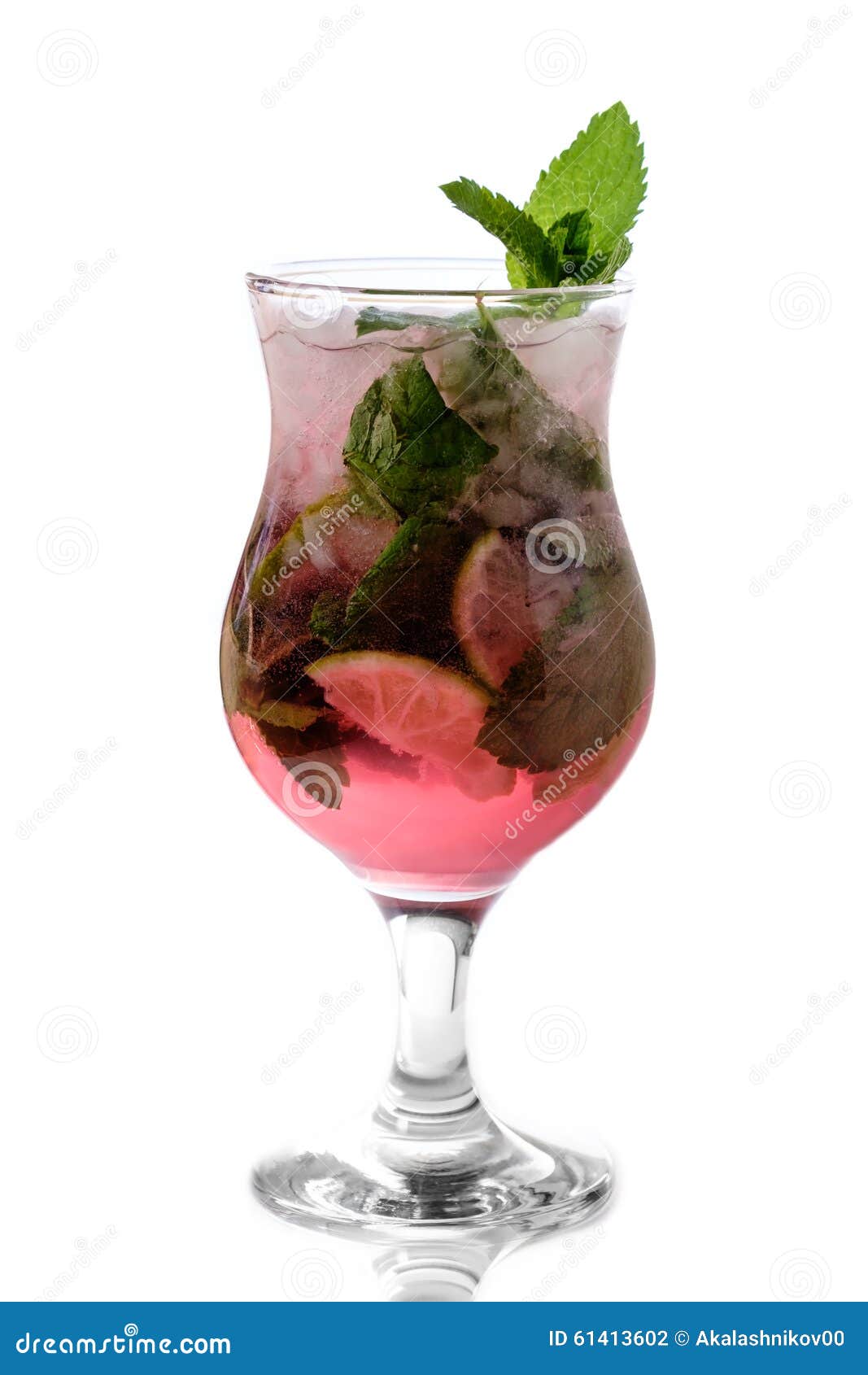 Cocktail Su Un Fondo Bianco Fotografia Stock - Immagine di sfondo ...