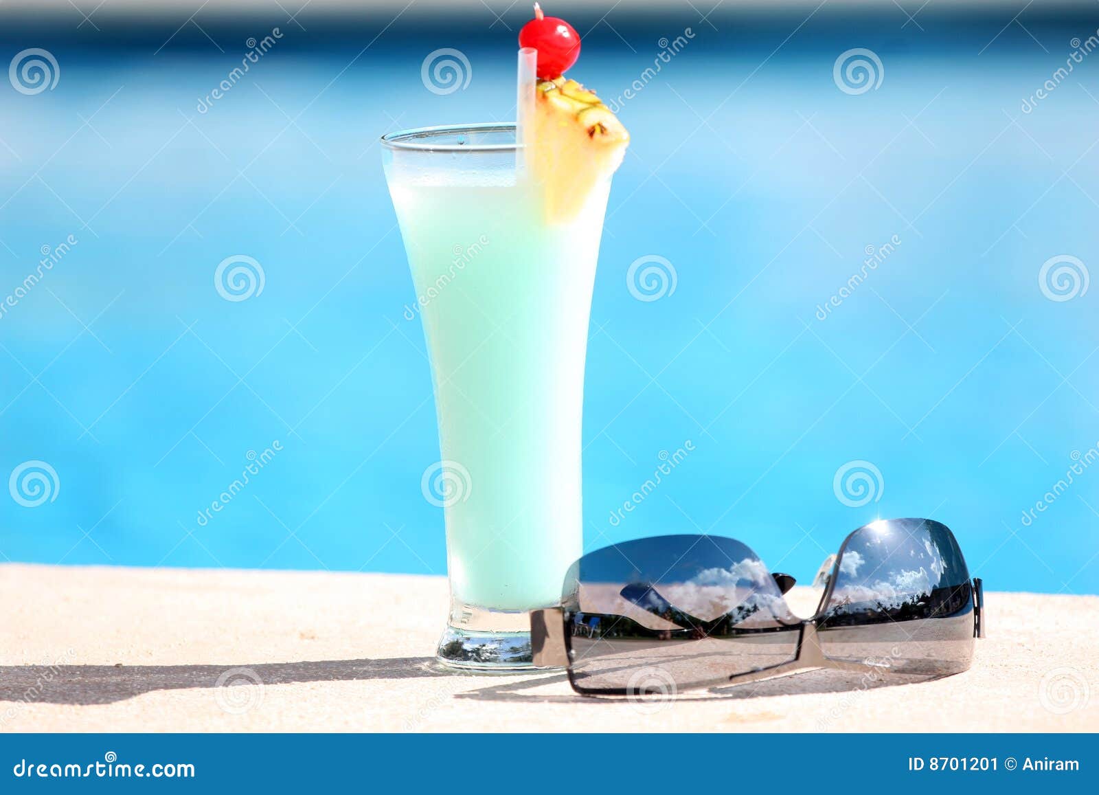 Cocktail in the sun stock image. Image of sunglasses, lime - 8701201