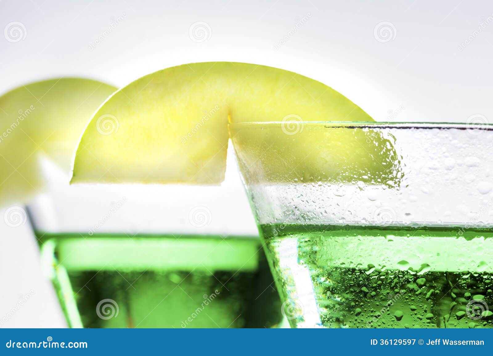 Cocktail Verde Di Apple Martini Nella Fine Immagine Stock - Immagine di ...