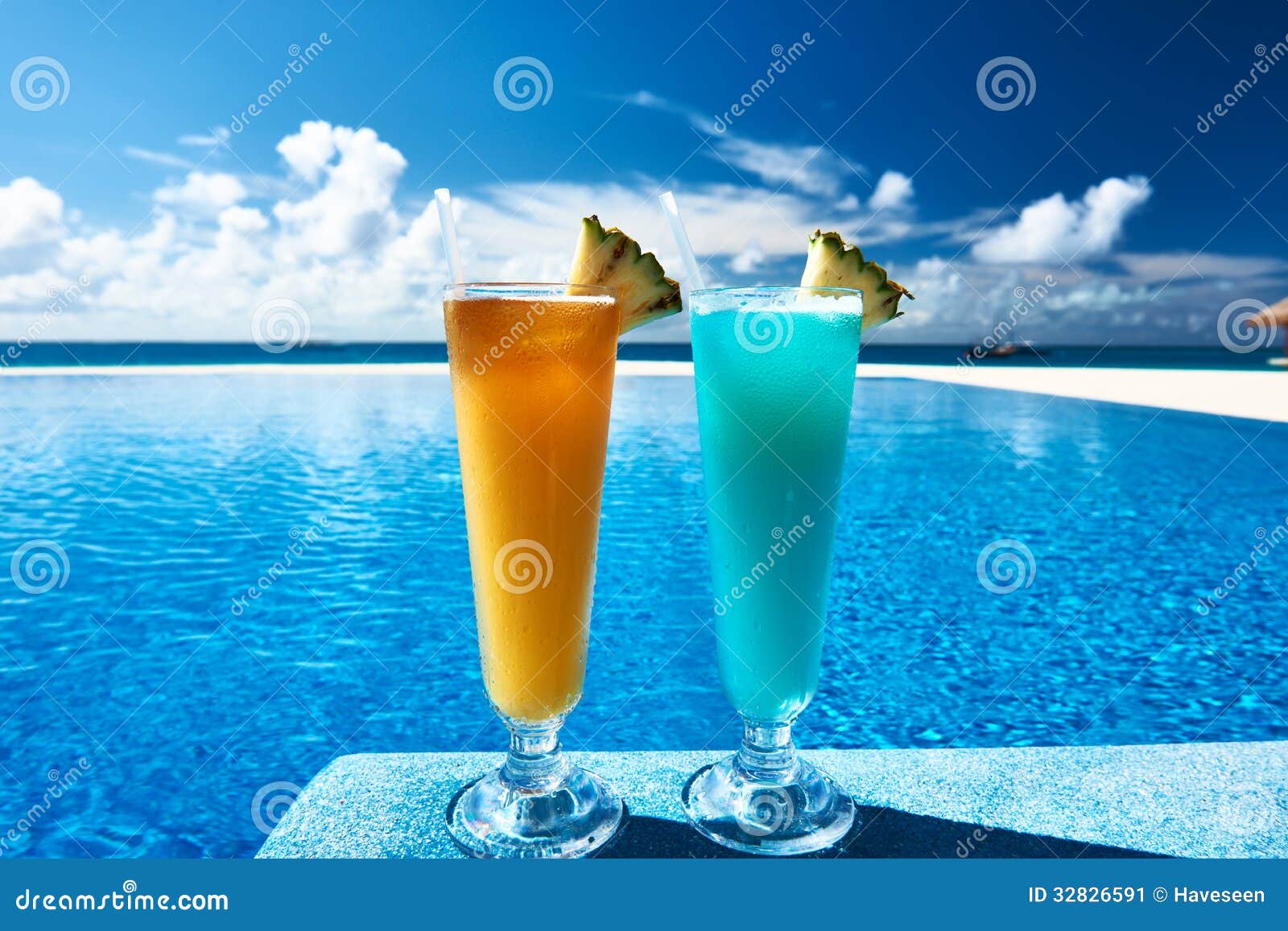 Cocktails Near Swimming Pool Stock Image - Image of swimming, outdoors ...