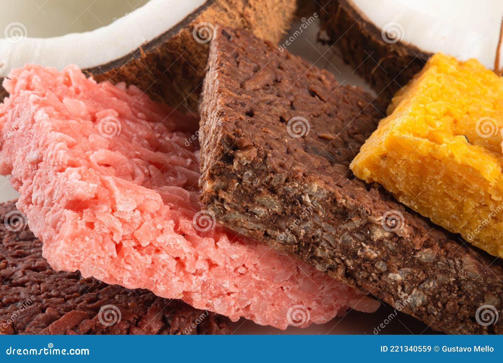 Coco Doce De Coco Doce Brasileiro Em Fundo Branco Imagem de Stock ...