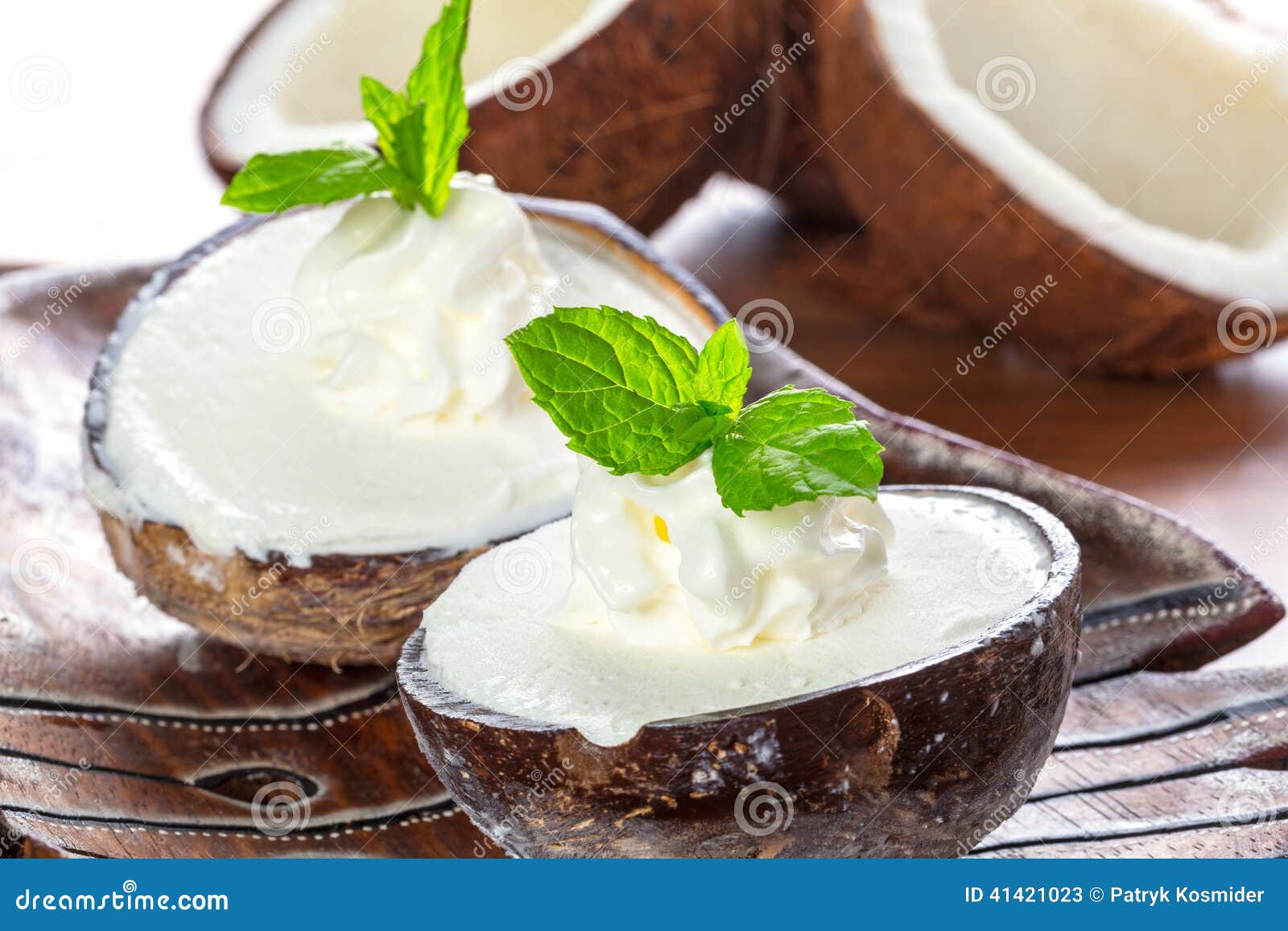 Coco helado imagen de archivo. Imagen de medio, cucharada - 41421023