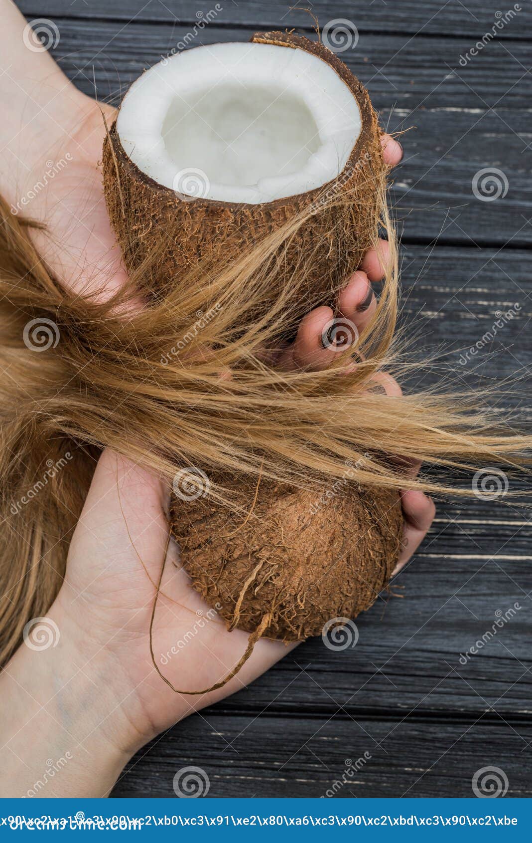 Coco, manos y pelo foto de archivo. Imagen de hembra - 86114736