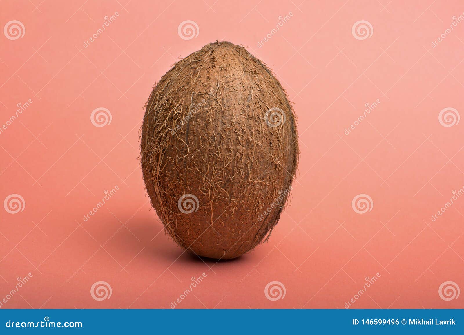 Coco No Fundo Colorido Cor-de-rosa Foto de Stock - Imagem de coco, nave ...