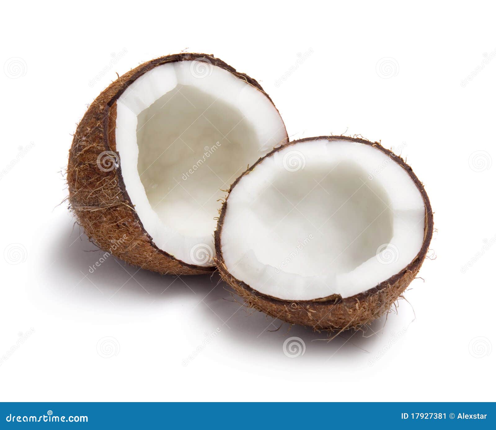Coco rachado ao meio imagem de stock. Imagem de fibras - 17927381
