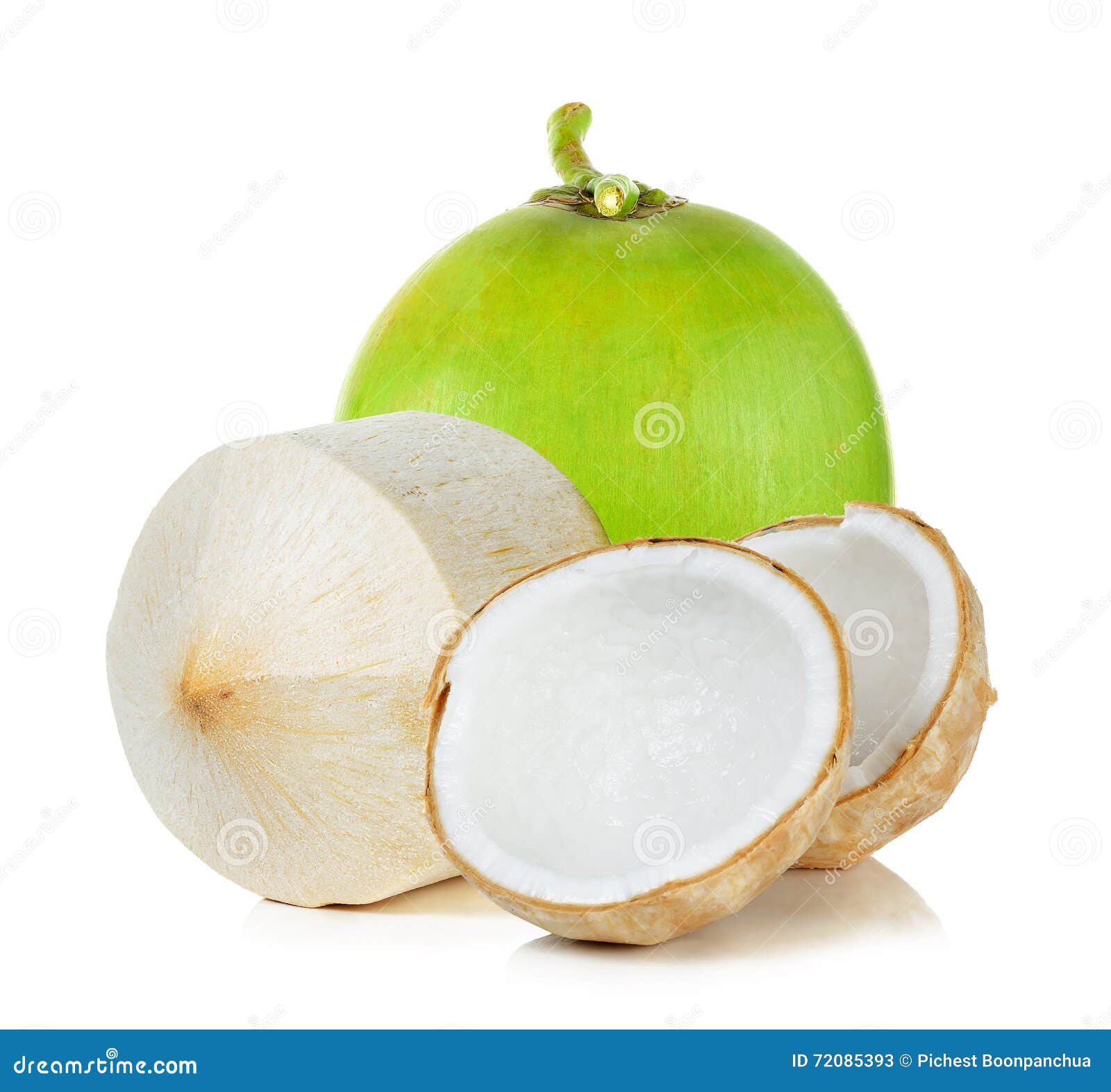 Coco Verde Aislado En El Fondo Blanco Imagen de archivo - Imagen de ...