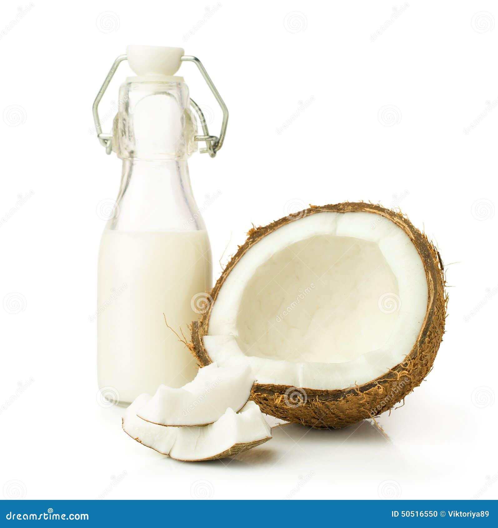 Coco Y Leche En Una Botella De Cristal Foto de archivo - Imagen de ...