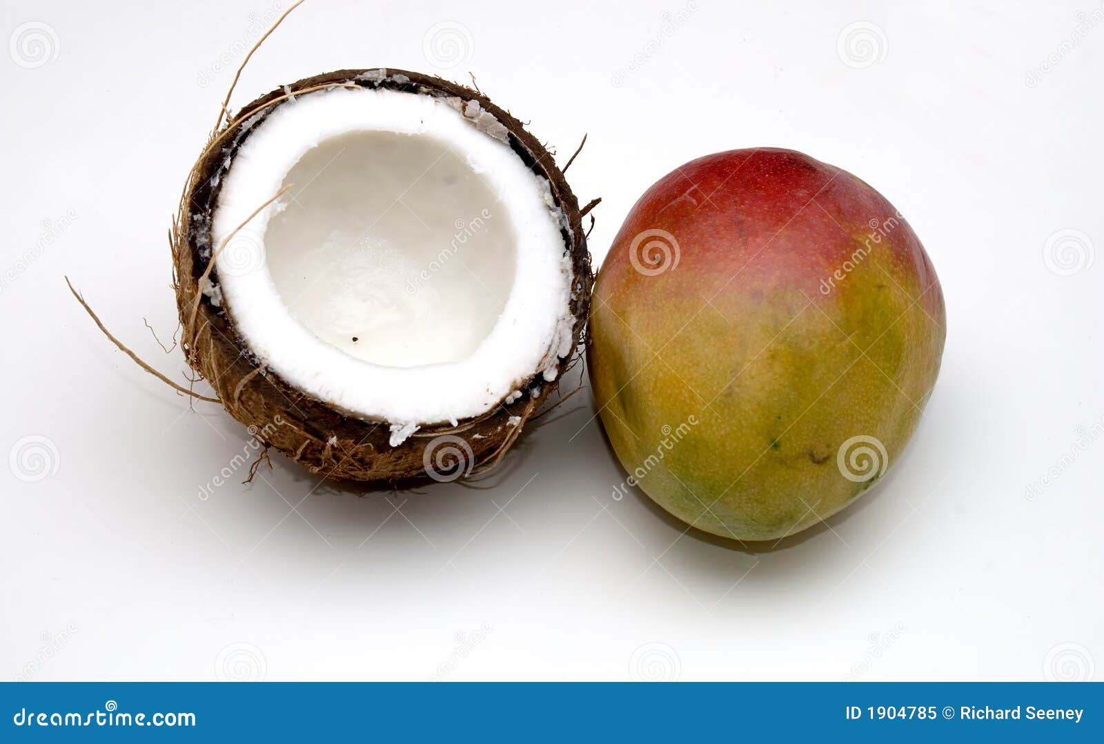 Coco y mango imagen de archivo. Imagen de drenado, tuerca - 1904785