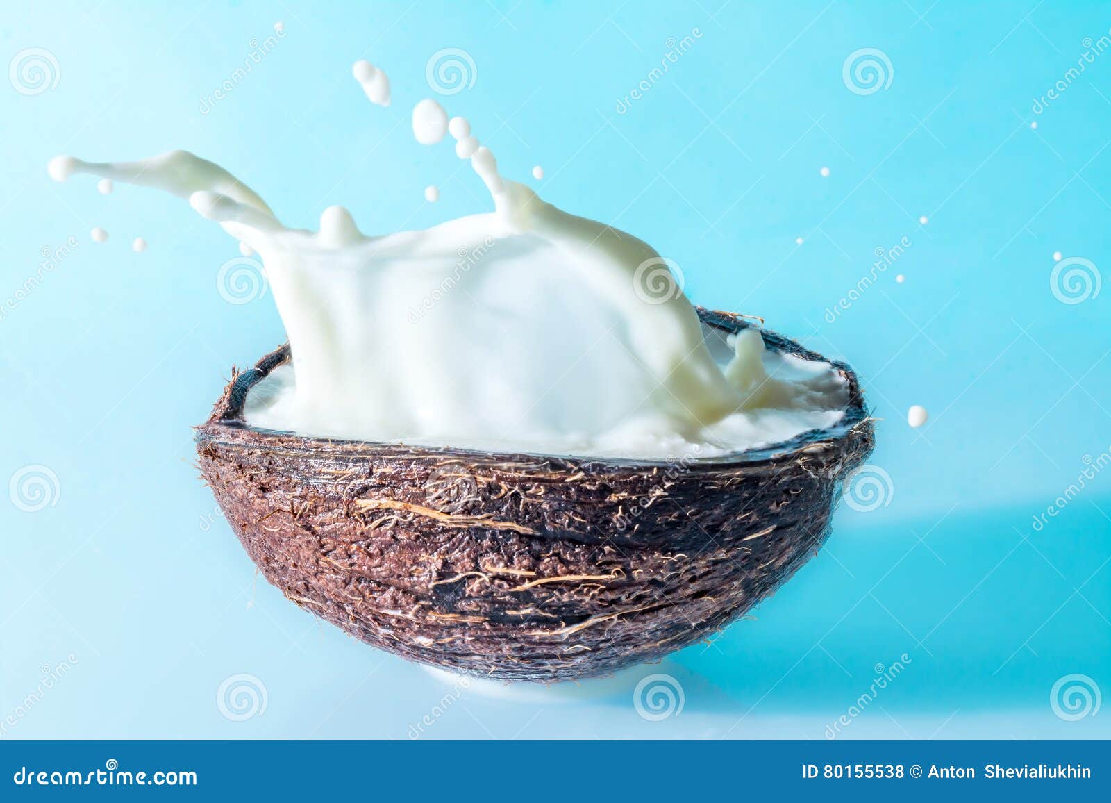 Coconut Milk Splash Stock Photos - Download 671 Images
