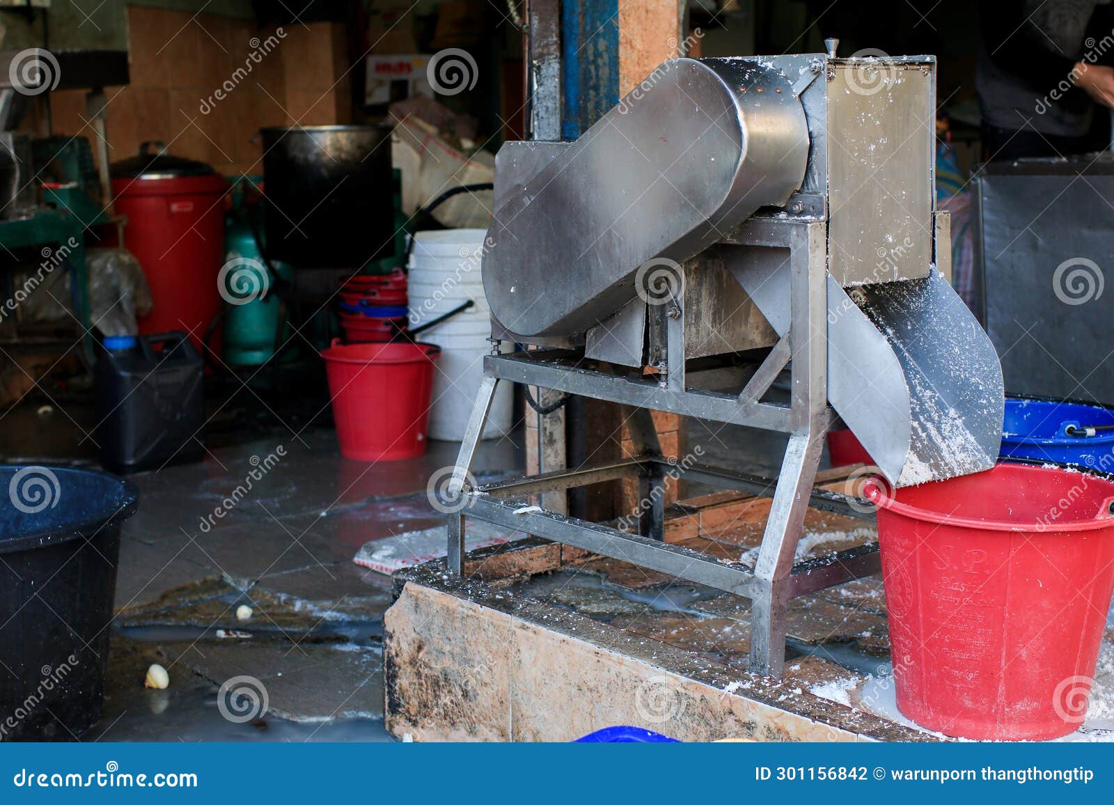 Coconut Scraper Machine for Make Coconut Flakes. Technology To Make ...