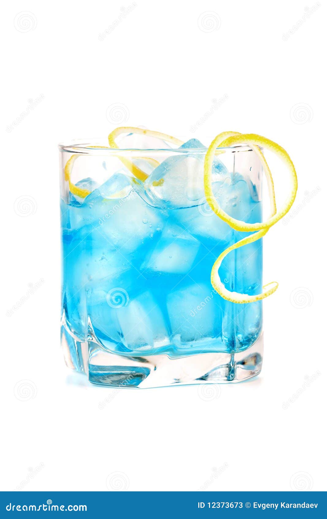 Coctel azul del alcohol imagen de archivo. Imagen de cristal - 12373673