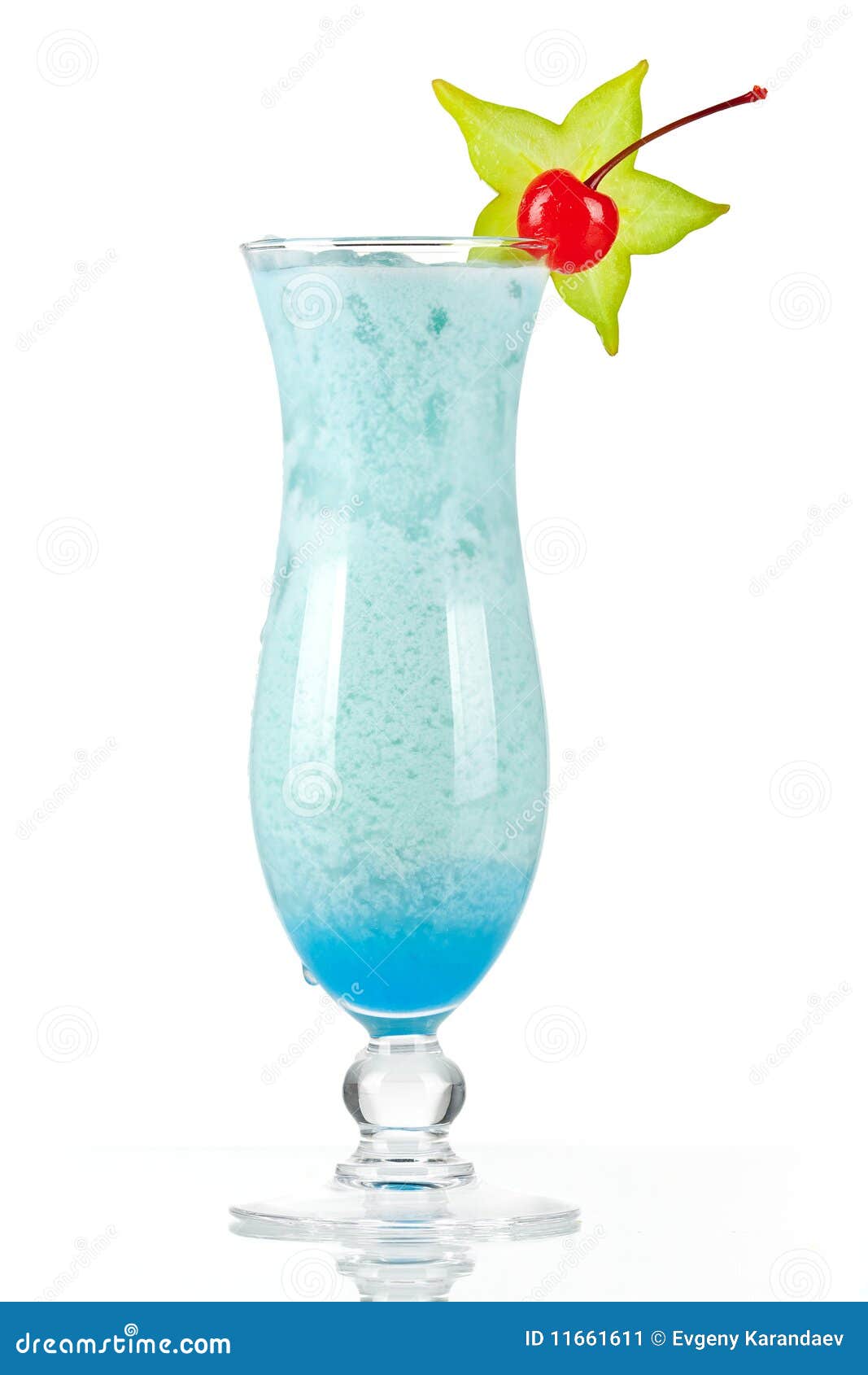 Coctel Tropical Azul Con Crema Del Coco Imagen de archivo - Imagen de ...