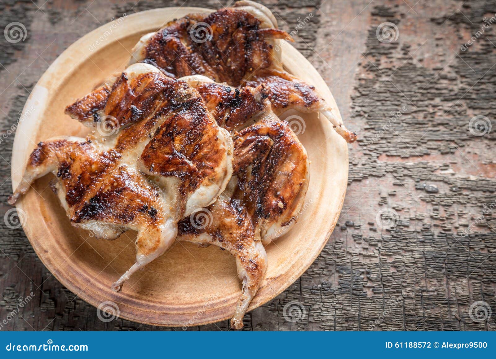 Codornices Asadas a La Parrilla Foto de archivo - Imagen de adobado ...