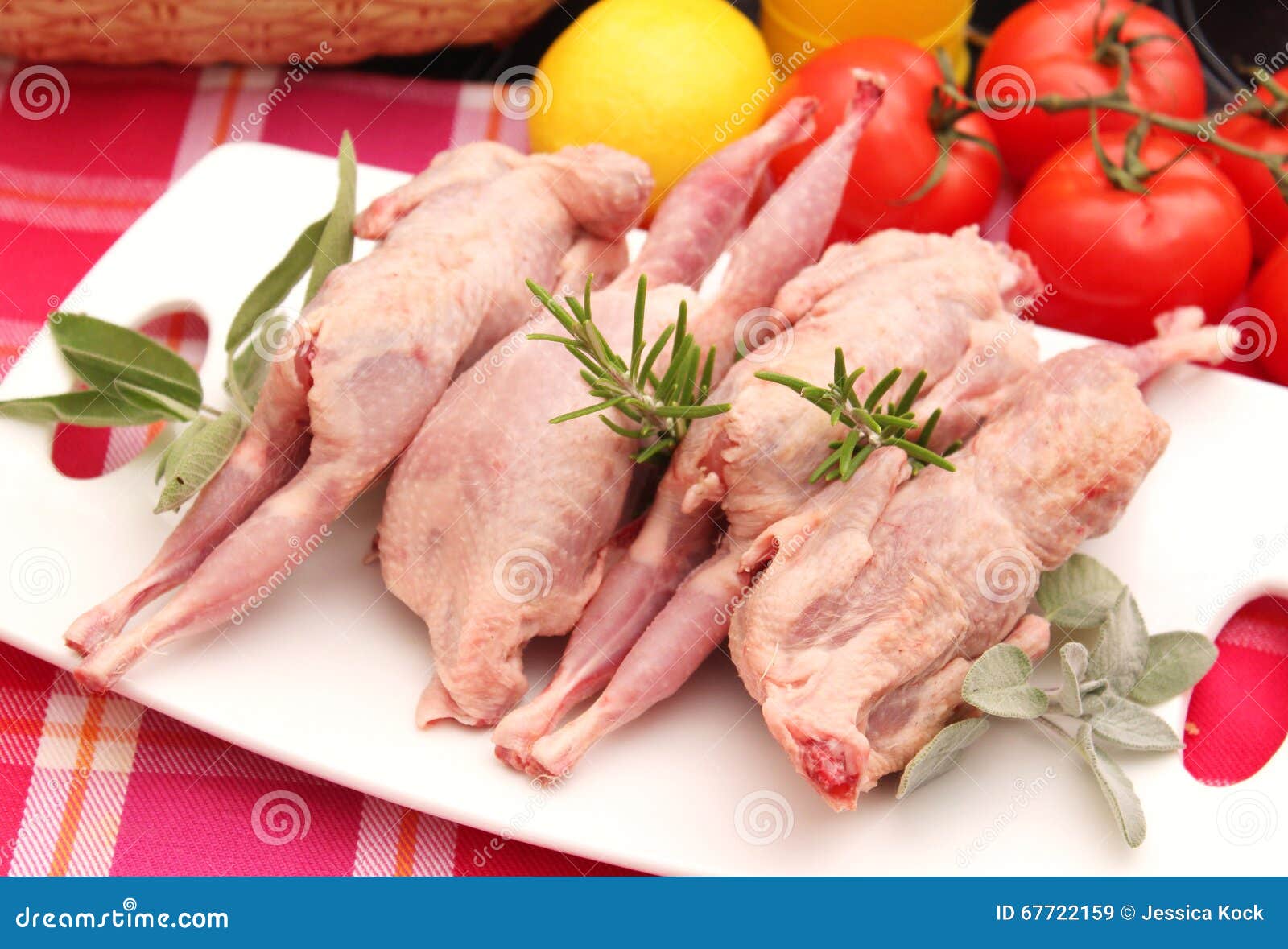 Codornizes imagem de stock. Imagem de alimento, galinha - 67722159