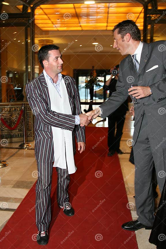 Codrut Keghes image éditorial. Image du exposition, heureux - 33934585