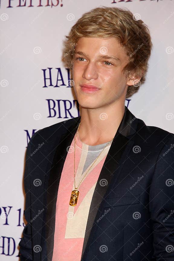 Cody Simpson, Madison Pettis Editorial Photo - Image of simpson, party ...