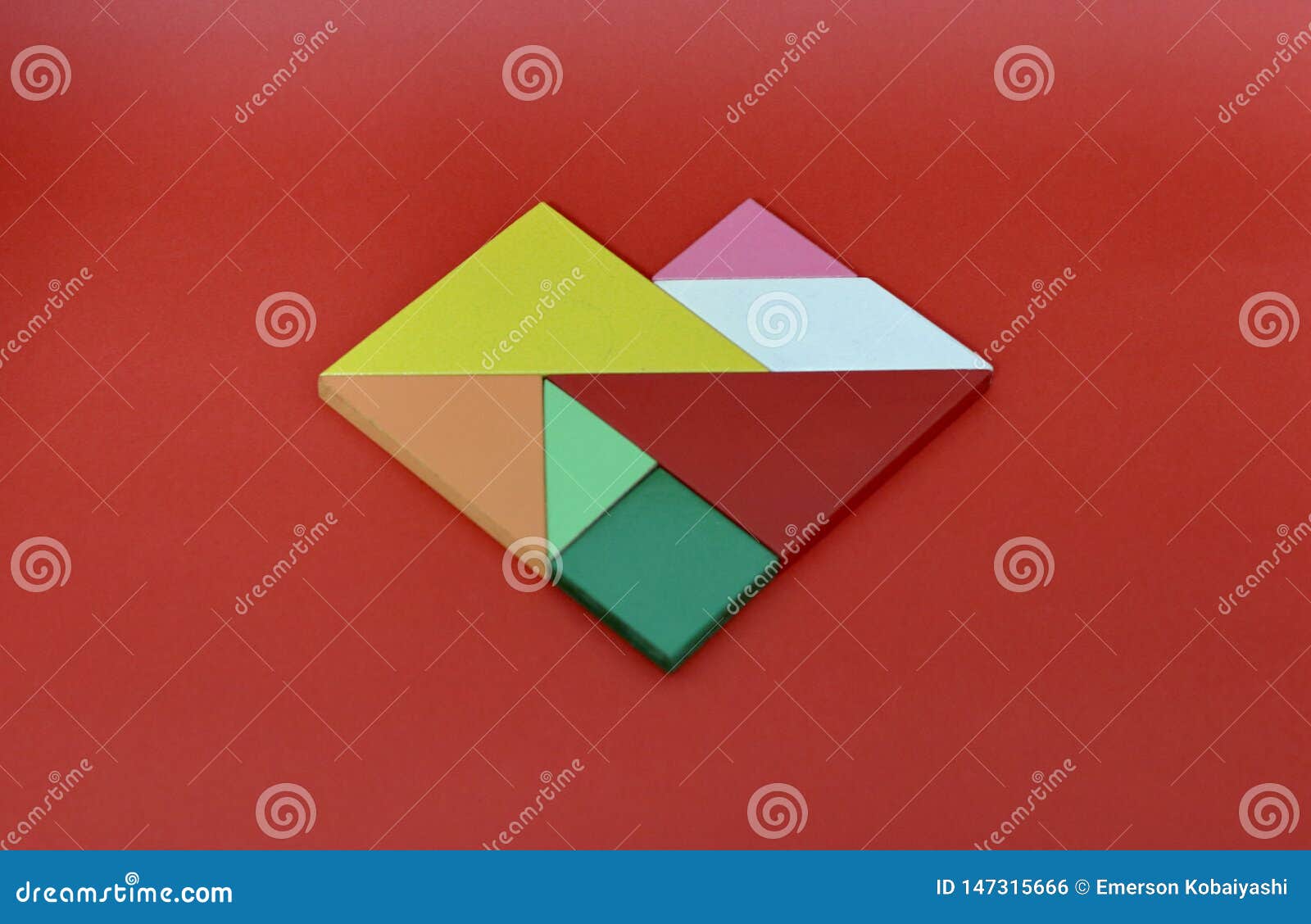 Coeur Constitu? Par Des Morceaux De Tangram Photo stock - Image du ...