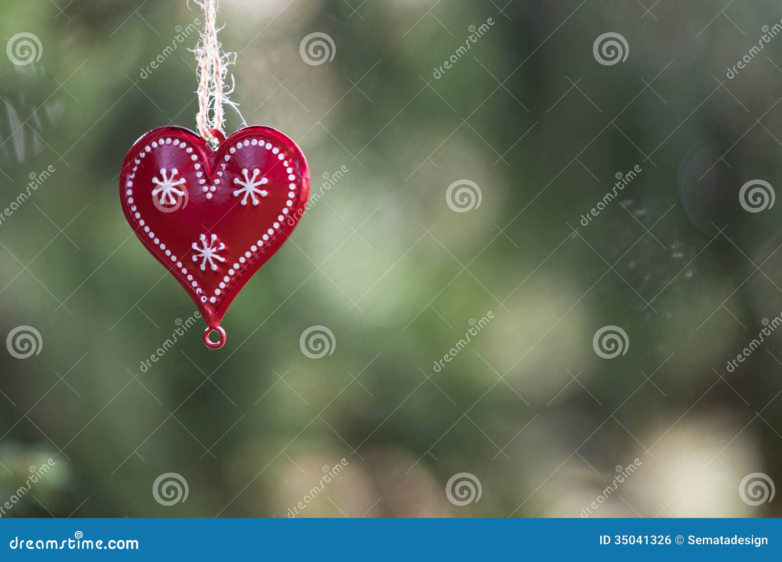 Coeur de Noël photo stock. Image du wooden, forme, rouge - 35041326