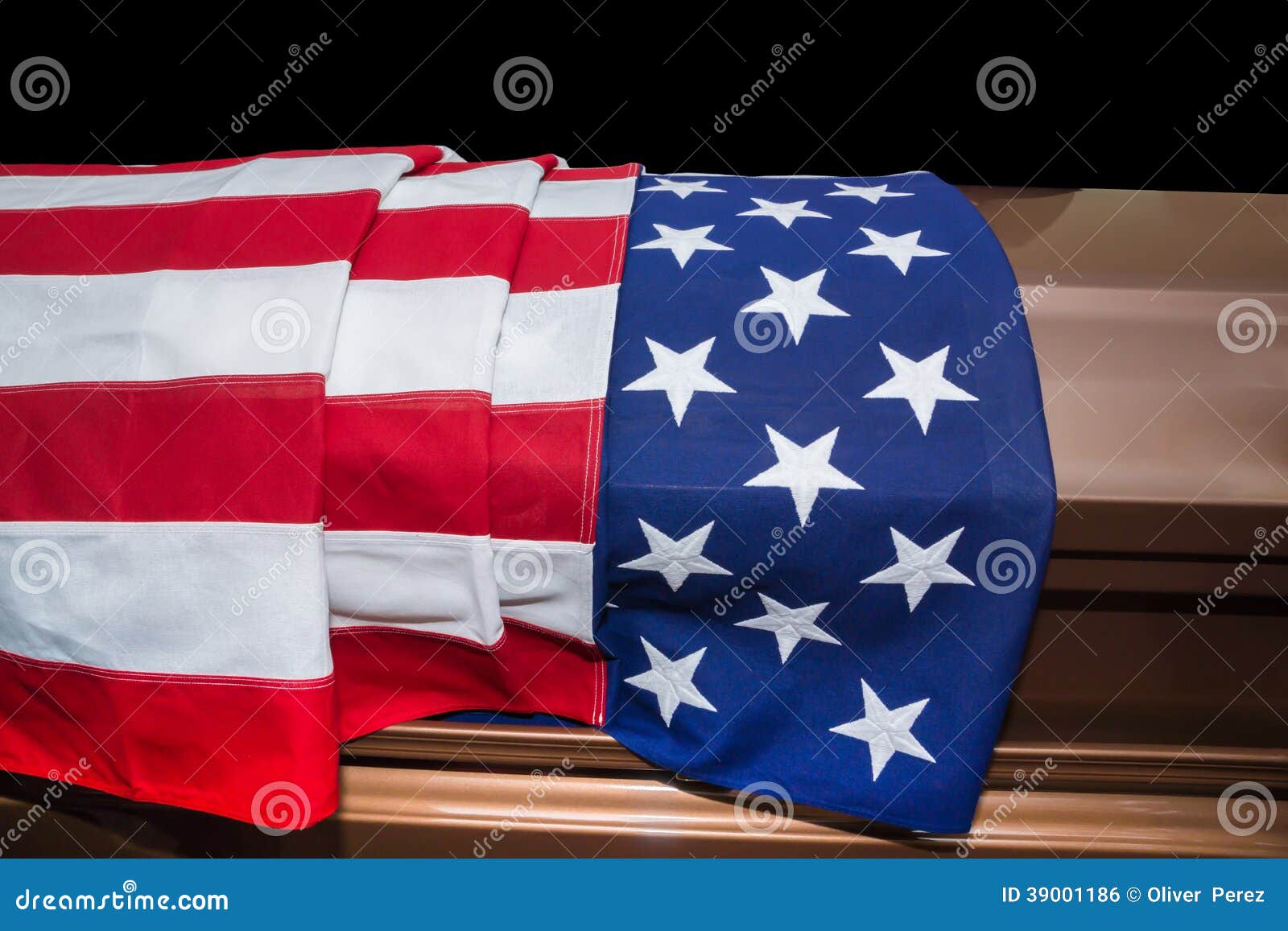 Cofanetto funereo militare fotografia stock. Immagine di chiesa - 39001186