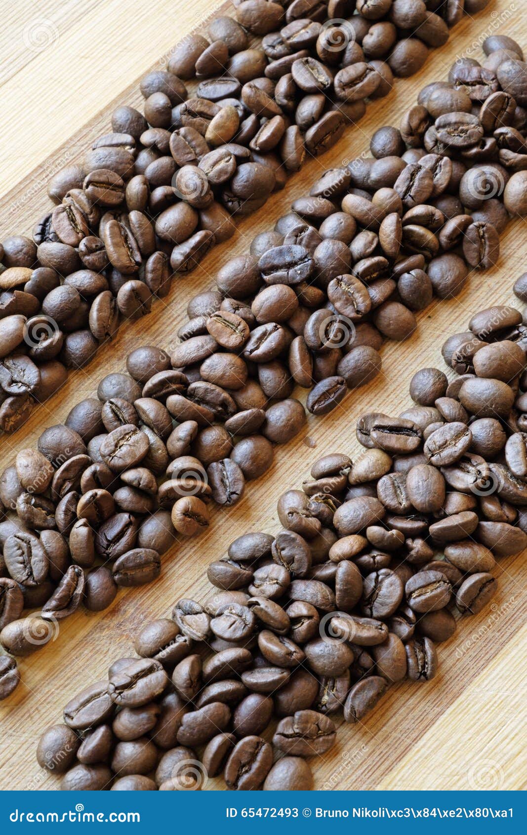 Coffee Beans in Line Portrait Side Stock Image - Image of brown ...
