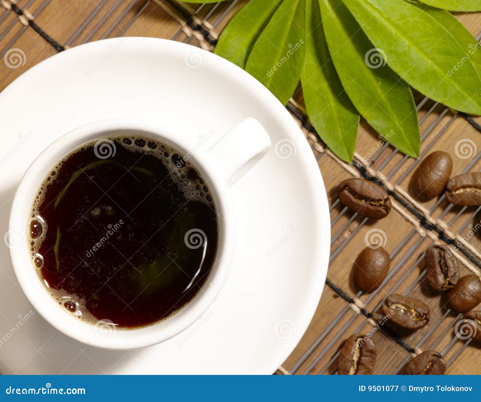 Coffee cup on the table stock image. Image of bubbles - 9501077