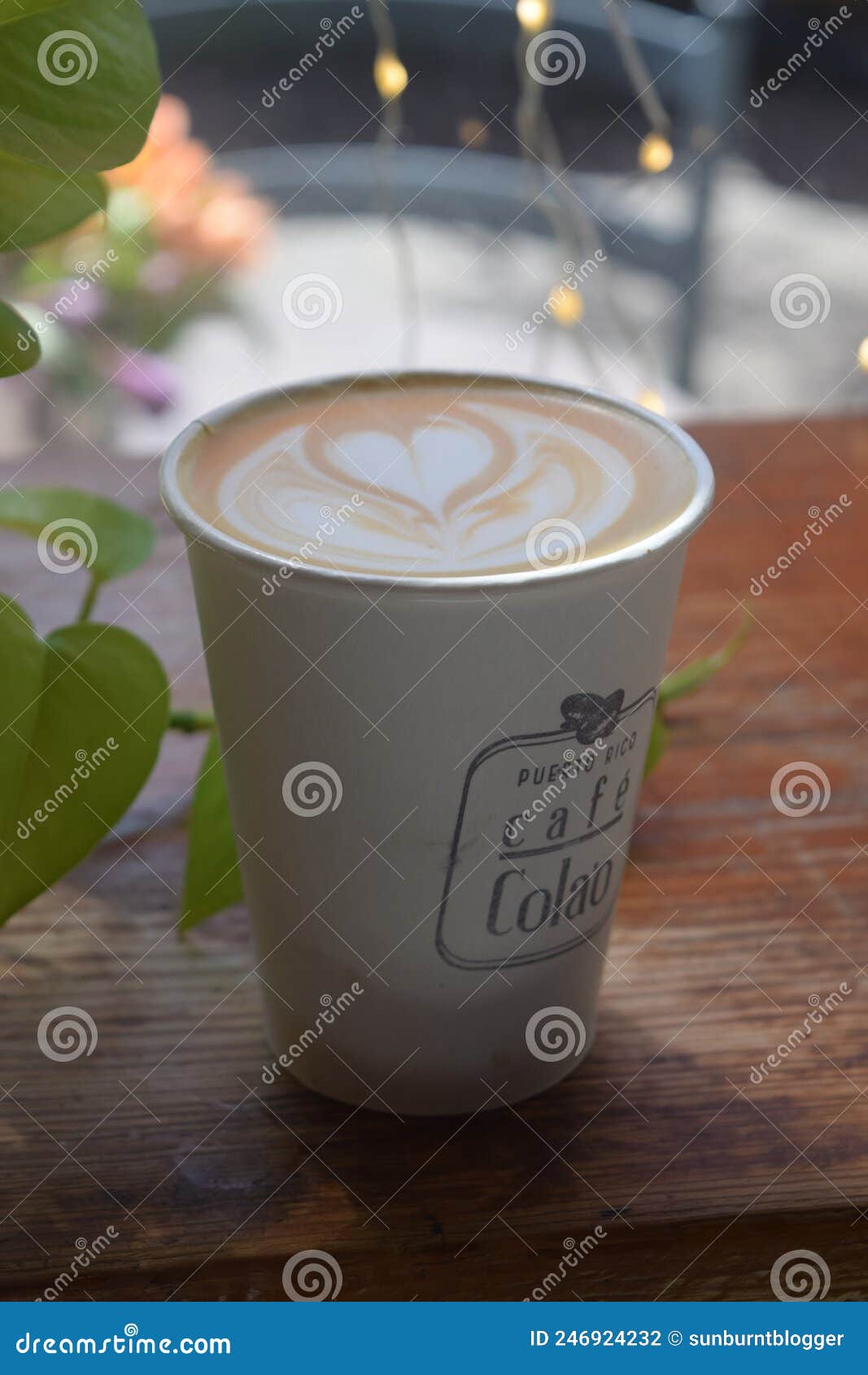 Coffee froth heart design editorial photography. Image of froth - 246924232
